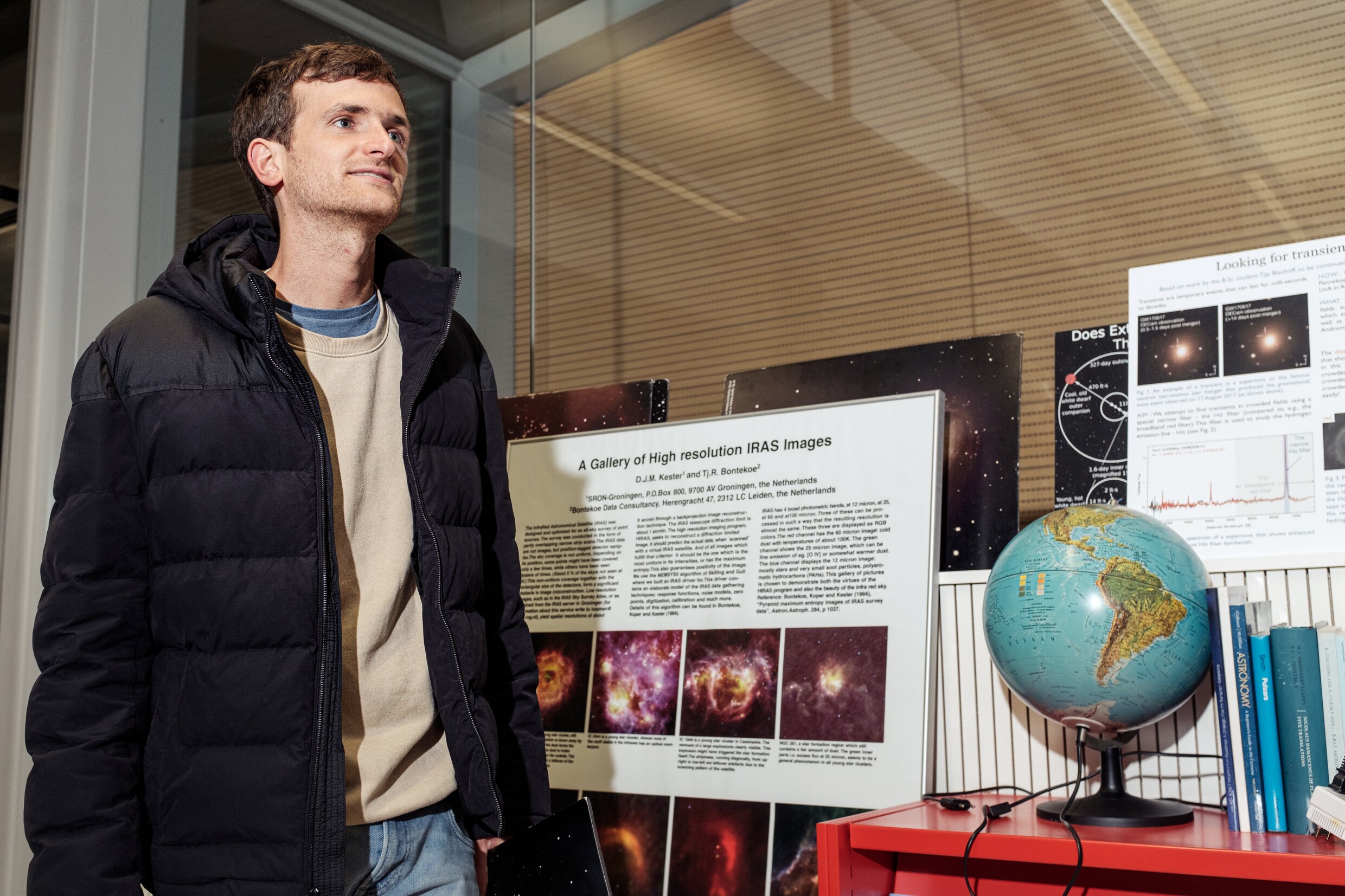 Sterrenkijken is populair in Amsterdam, ondanks de vele wolken | Het Parool