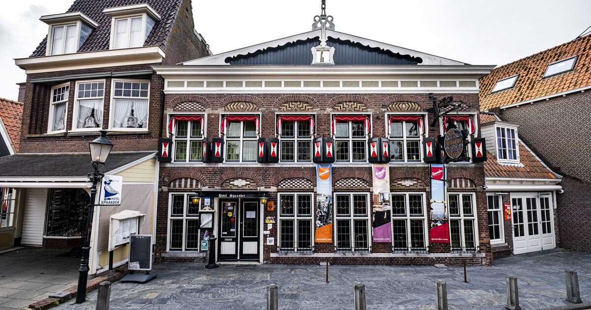 Iconisch hotel Spaander in Volendam maakt doorstart | Het Parool