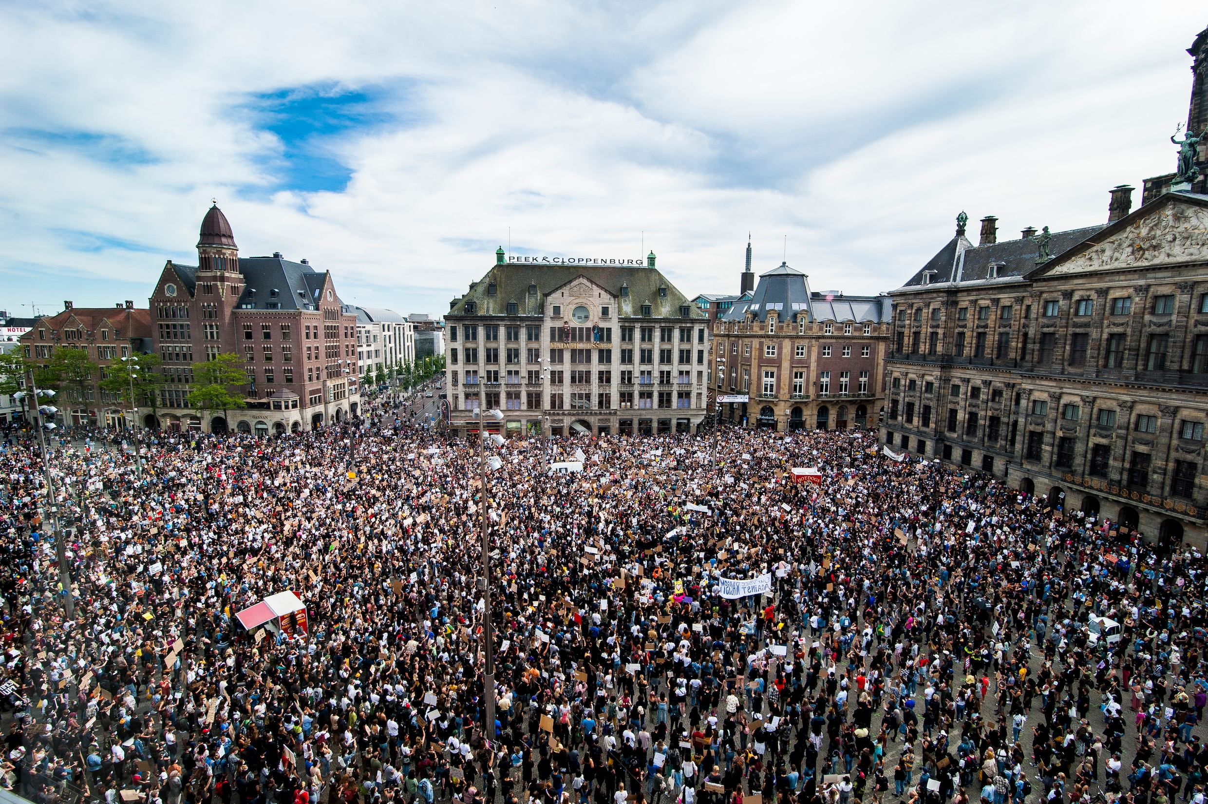 ‘Politie wist van drukte tijdens protest op de Dam’ | Het Parool