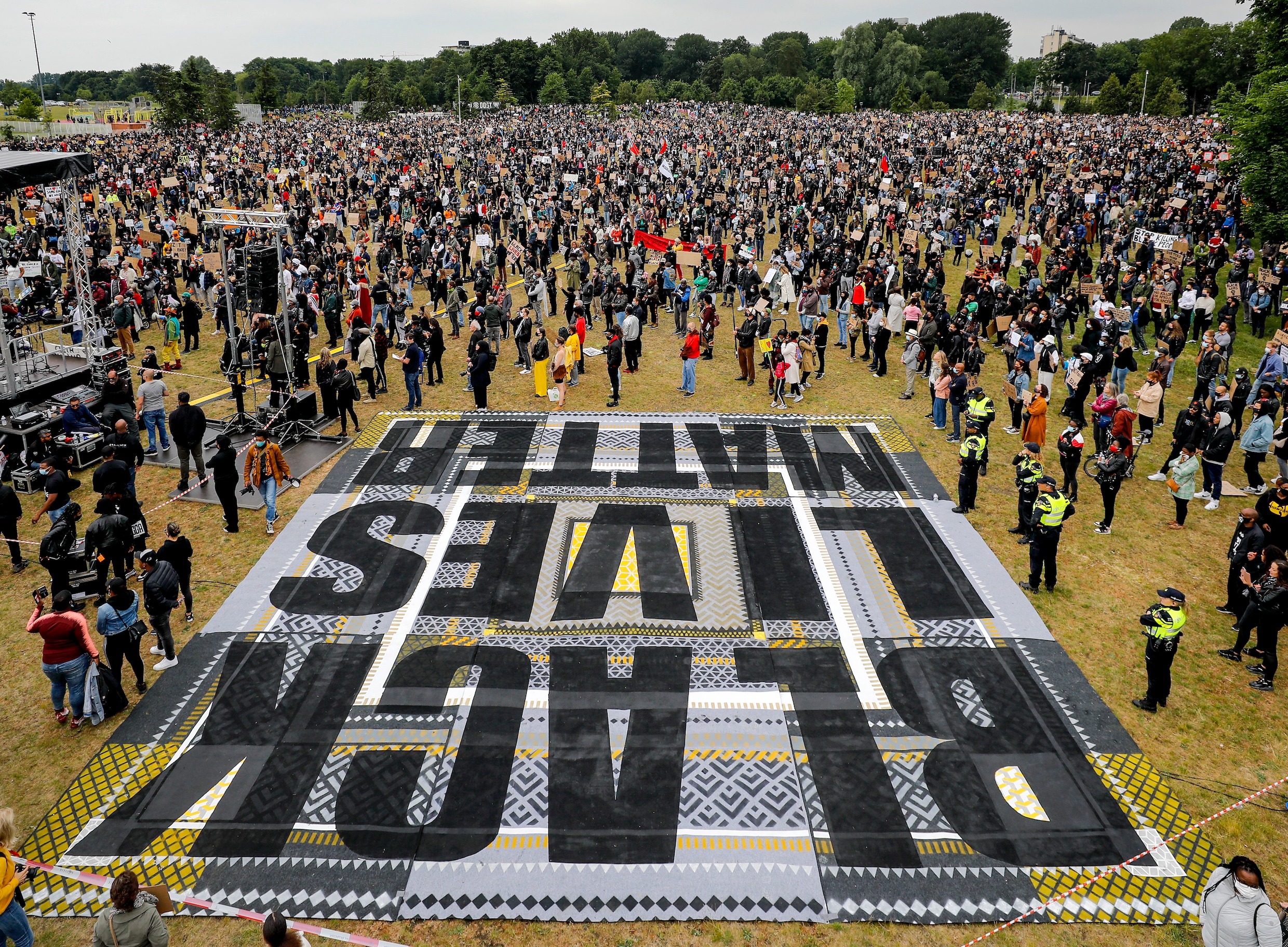 Opinie: ‘Institutioneel racisme is geen mening – waarom doen zoveel ...