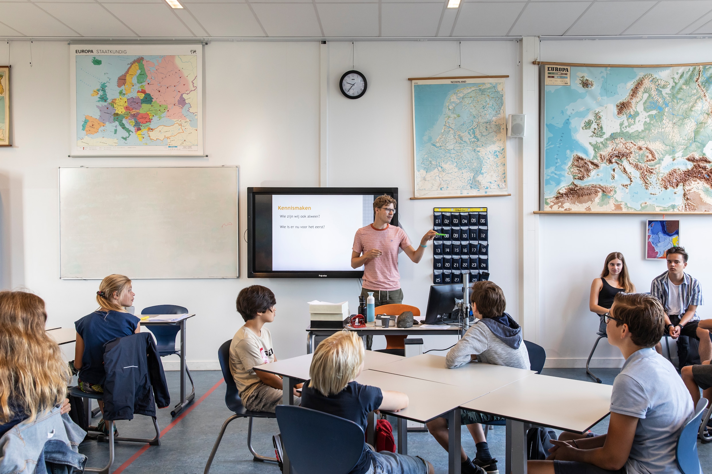 30 leerlingen Spinoza besmet: ‘Bron lijkt een feestje te zijn’ | Het Parool