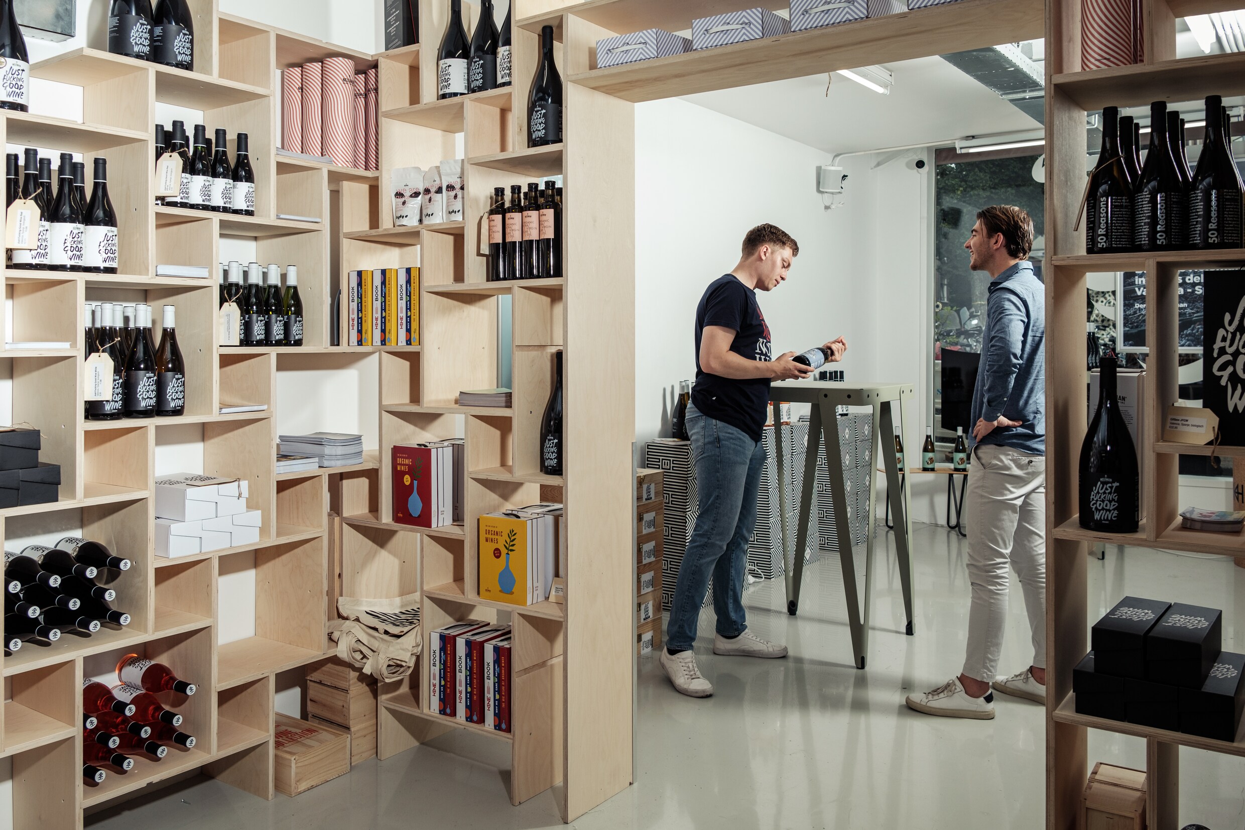 Bij wijnwinkel Bodegas Neleman doen ze niet aan wijnsnobisme | Het Parool