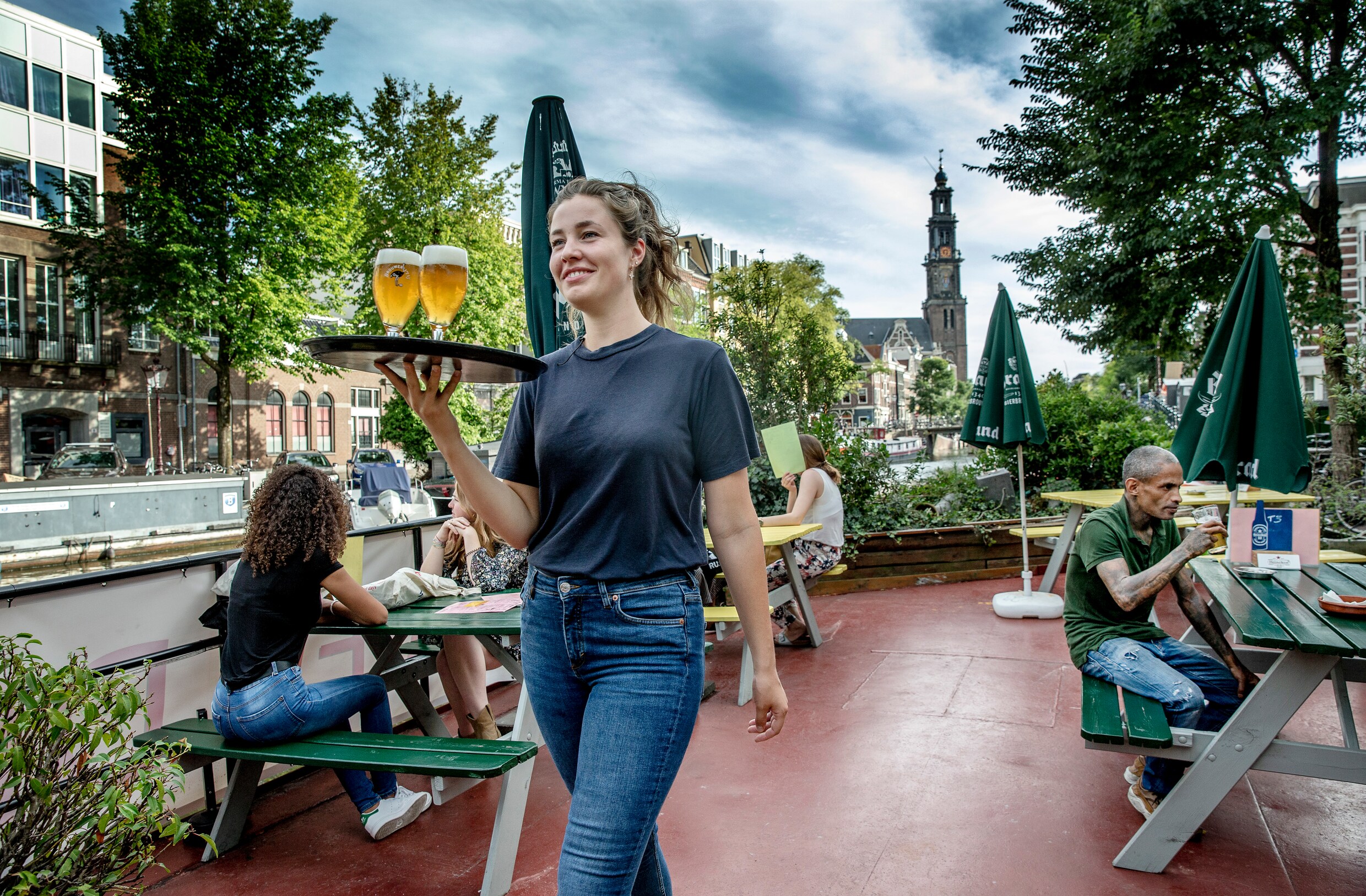 Terrasboot P96 moet na 37 jaar definitief dicht: ‘Inhumaan beleid ...