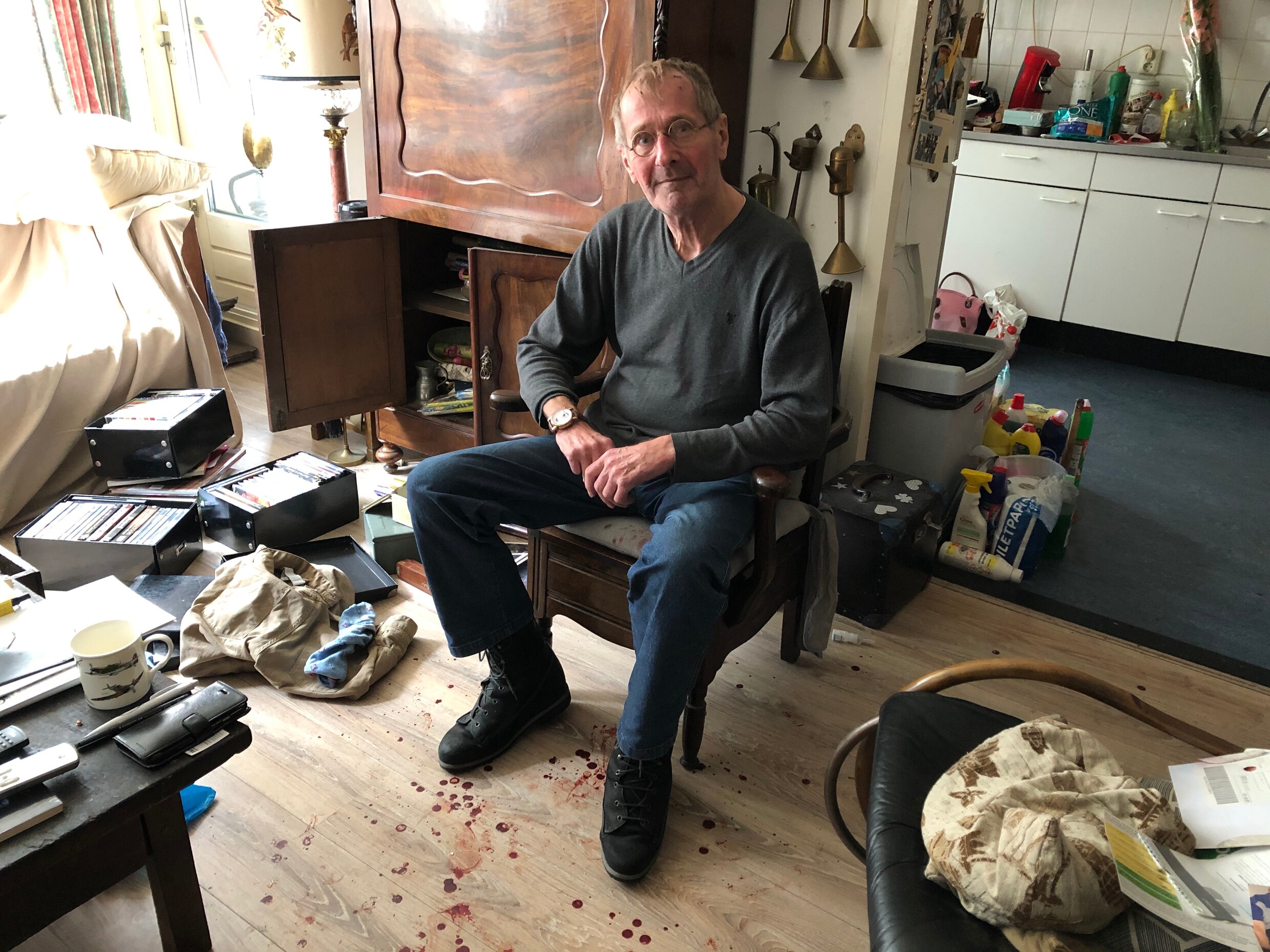 Overvallen cartoonist Frans (67) overspoeld met steunbetuigingen | Het ...