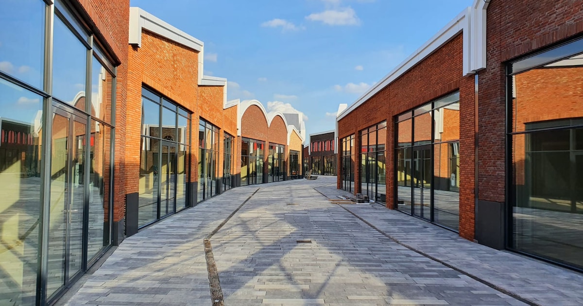 Crisis of niet: outletwalhalla Halfweg gaat gewoon open | Het Parool