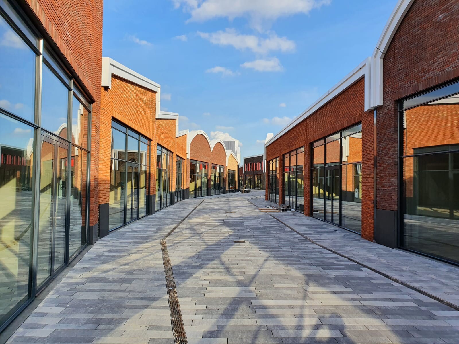 Crisis of niet: outletwalhalla Halfweg gaat gewoon open | Het Parool