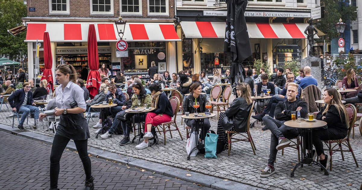 Horeca krijgt weer toestemming voor uitbreiding terrassen | Het Parool