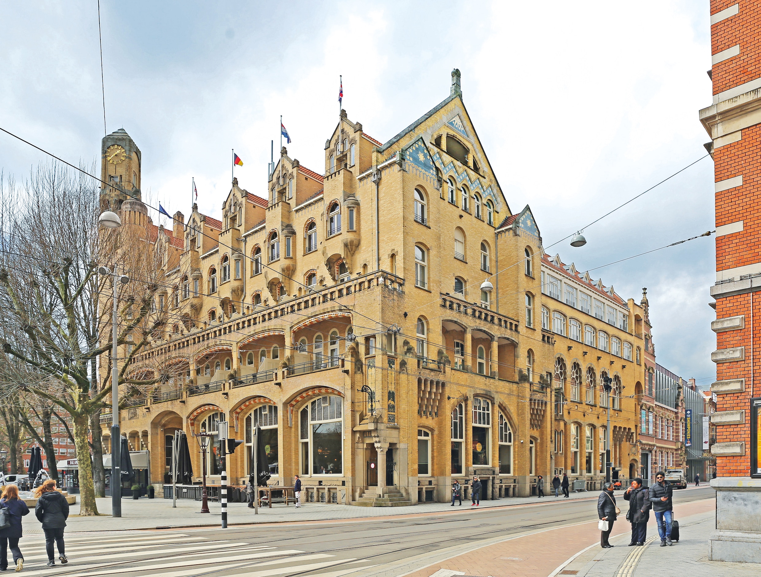 Geen art nouveau in Amsterdam? De stijl is all over the place | Het Parool