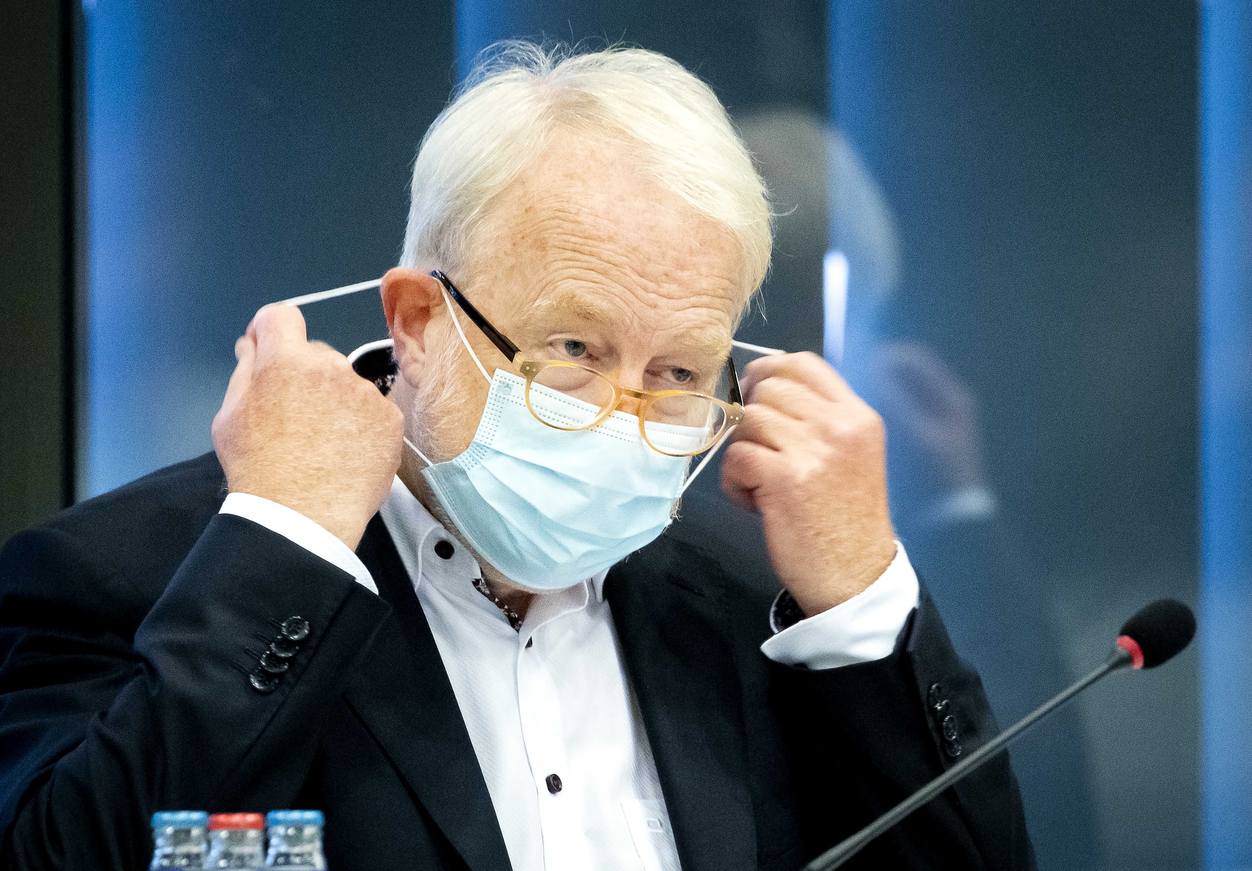 Teruglezen | Kuipers: mogelijk afvlakking besmettingen in zicht | Het ...