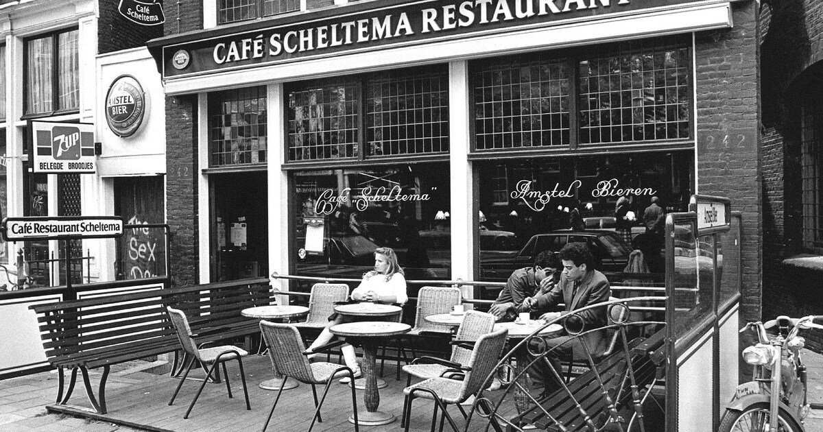 Bekende Amsterdammers in de bres voor bijna failliet café Scheltema ...