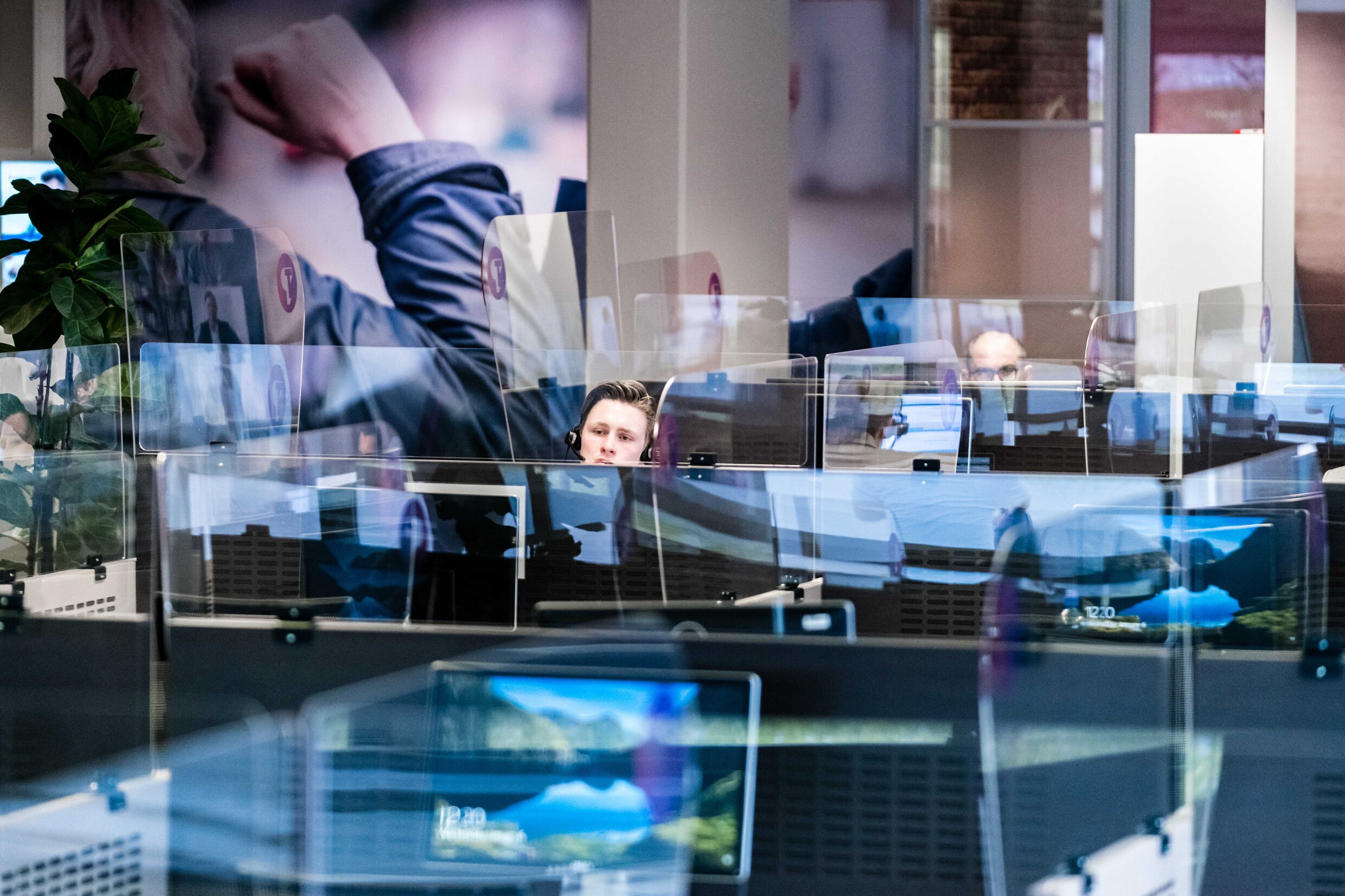 GGD: werken toe naar miljoen prikken per week | Het Parool