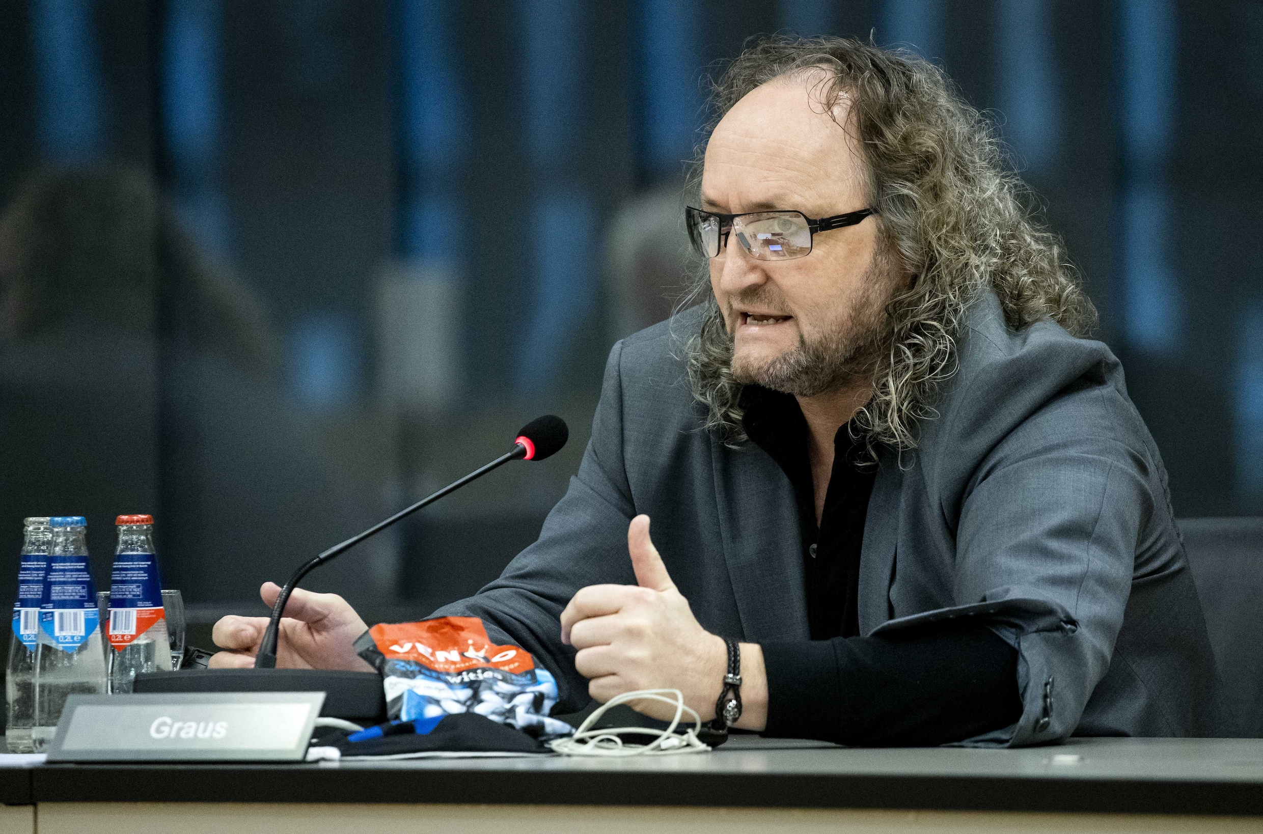 ‘Ex-vrouw Dion Graus geeft politie info over aanzetten tot seks’ | Het ...