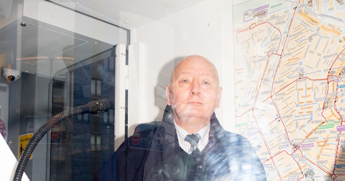 Ook boeven nemen de tram in nieuwe thriller Roy Peters | Het Parool