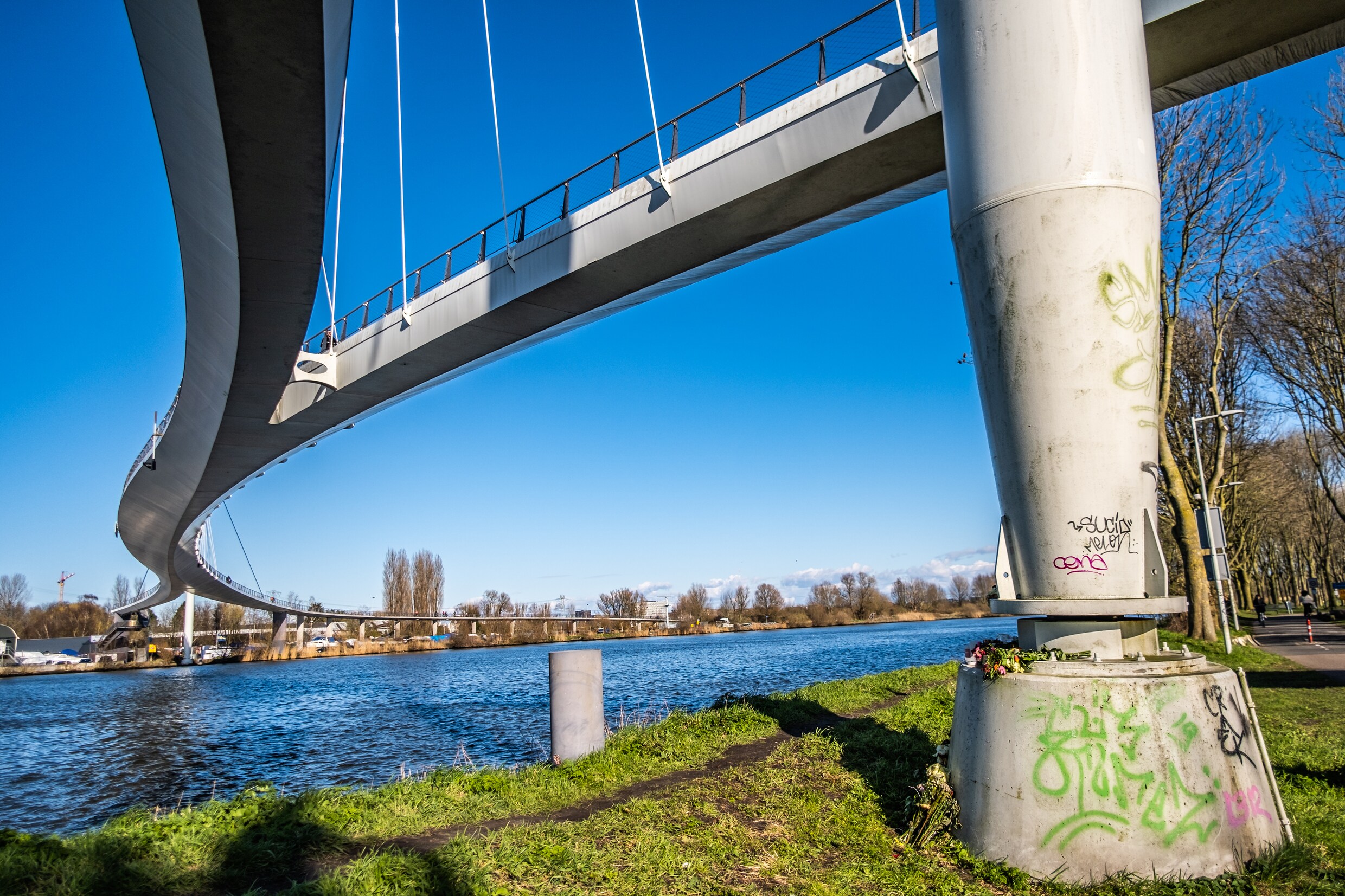 Nesciobrug weken dicht vanwege verzakte weg | Het Parool