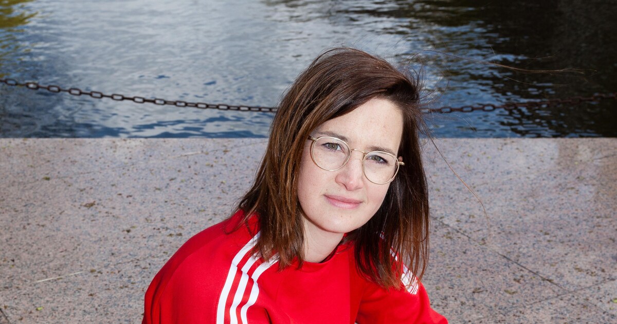 Cabaretier Yora Rienstra: ‘Hautain gedrag mag met pek en veren de stad ...