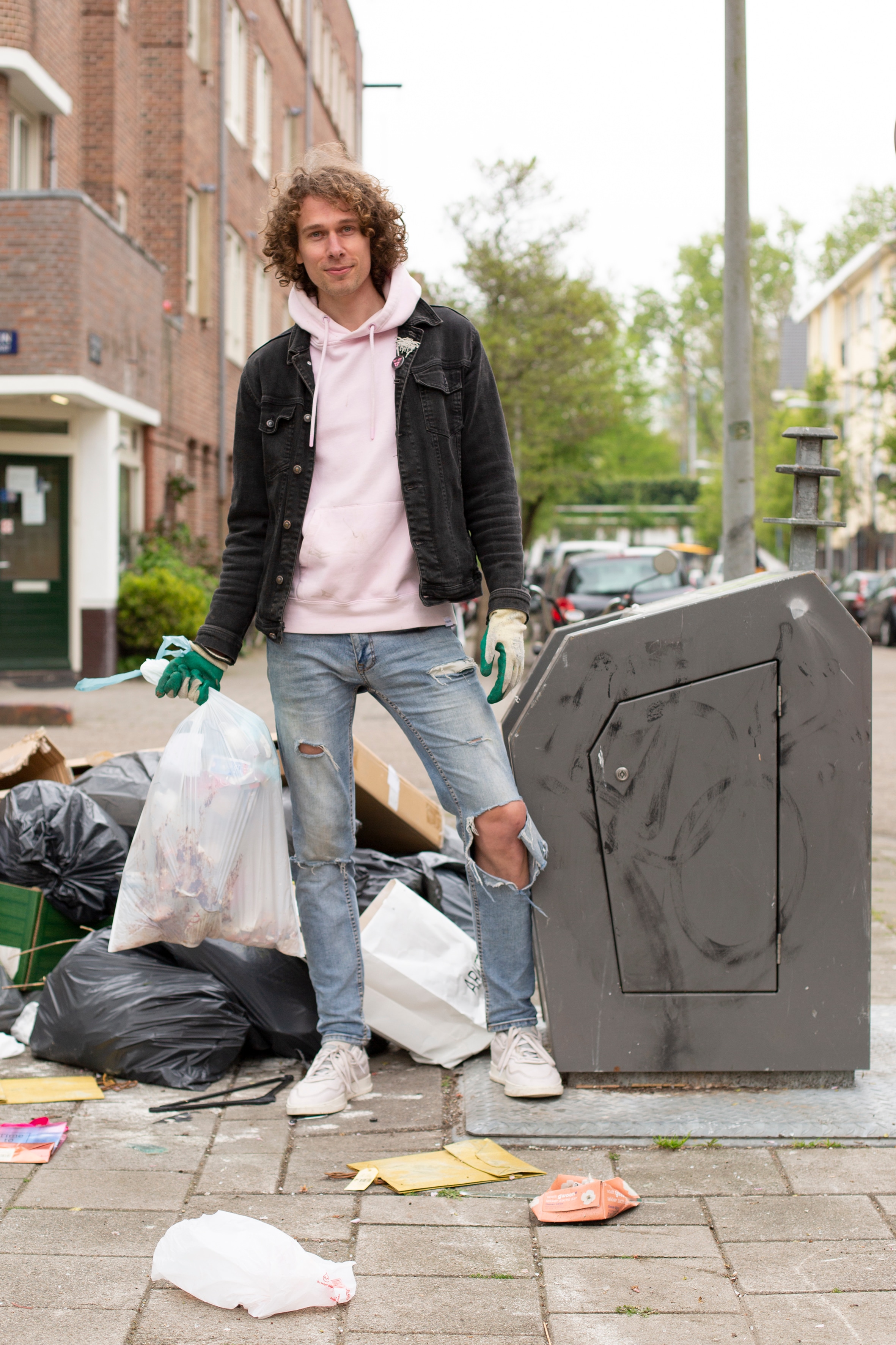 Zij adopteerden een afvalcontainer: ‘Maar ik wil niet de vuilnispolitie ...