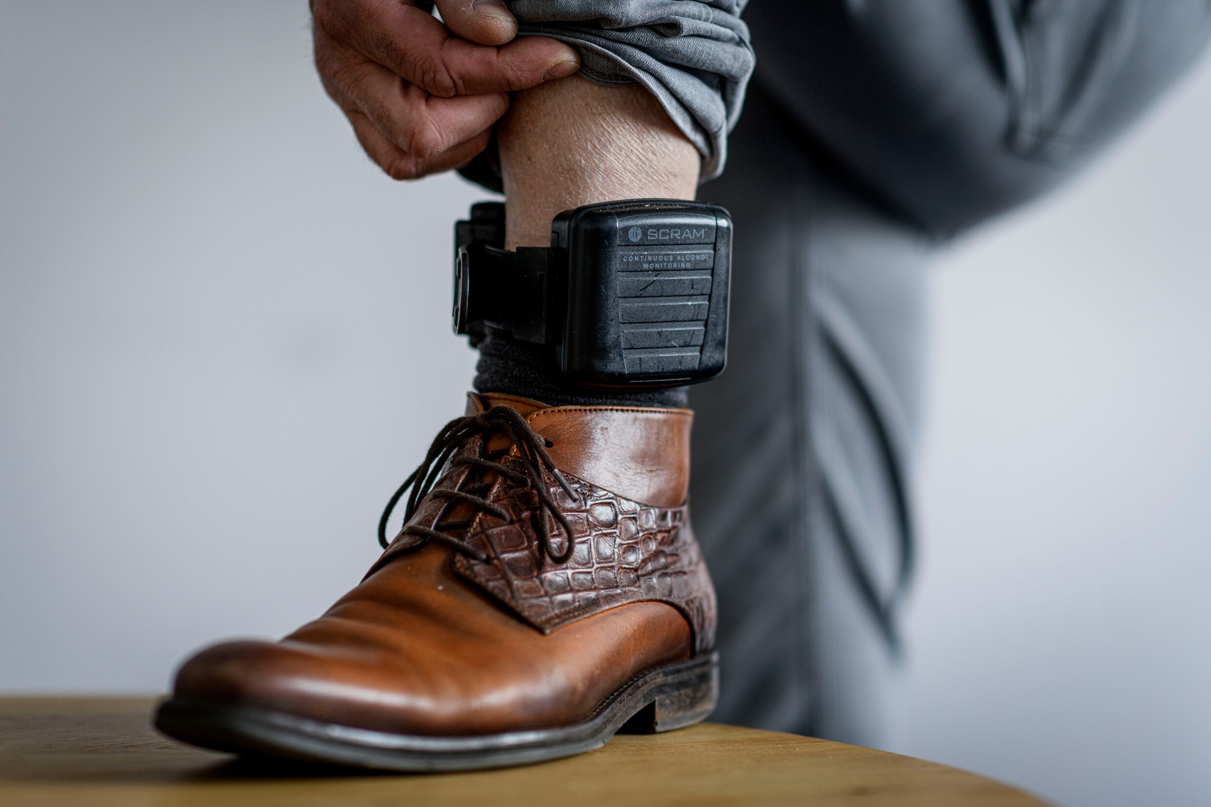 Meerderheid in de Kamer pleit voor enkelband in plaats van celstraf ...