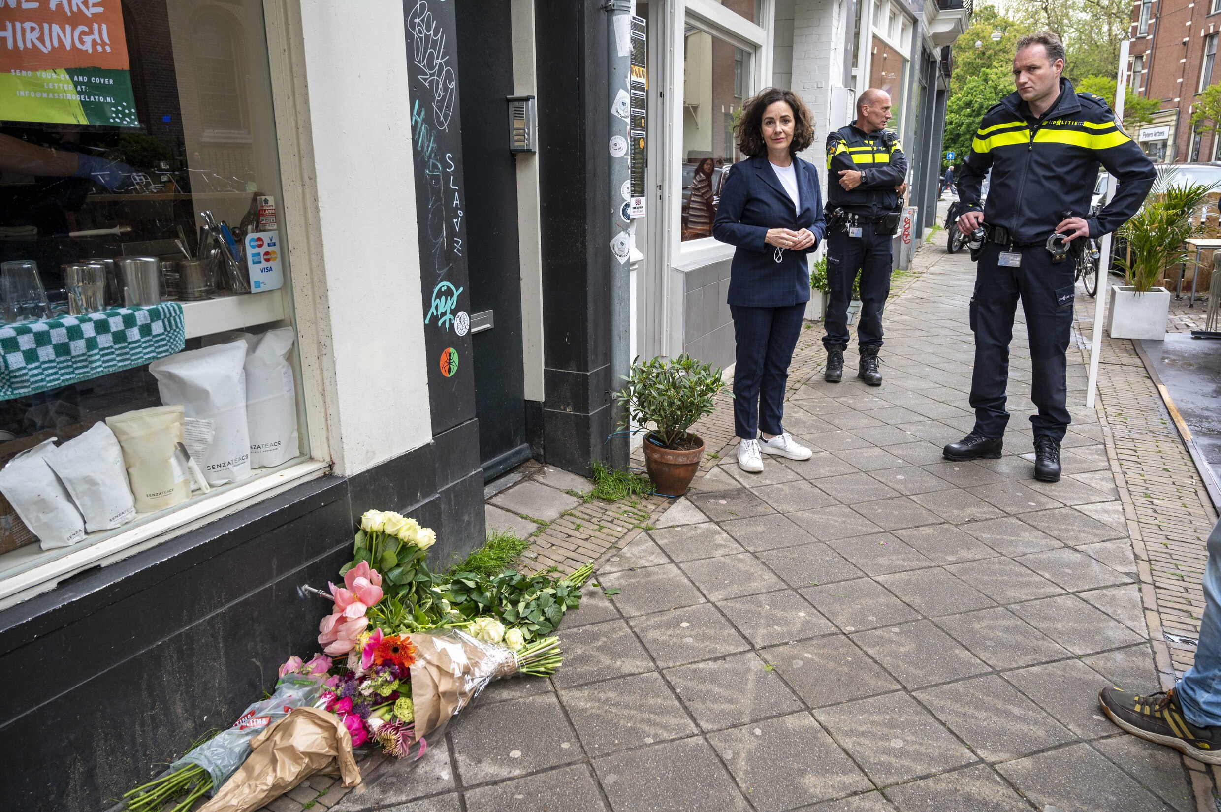 Inzamelactie vol straattaal: ‘Drop je knife, doe wat met je life’ | Het ...