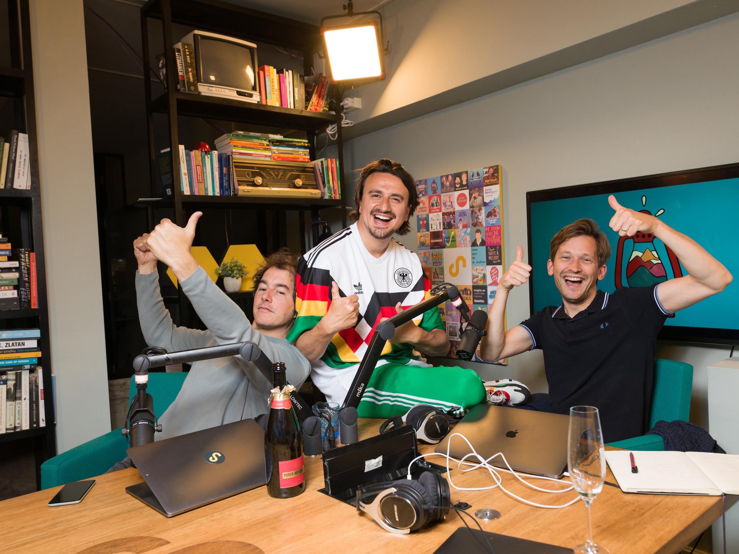 ‘De rode lantaarn’ ontsnapt uit peloton wielerpodcasts: ‘Je weet altijd ...