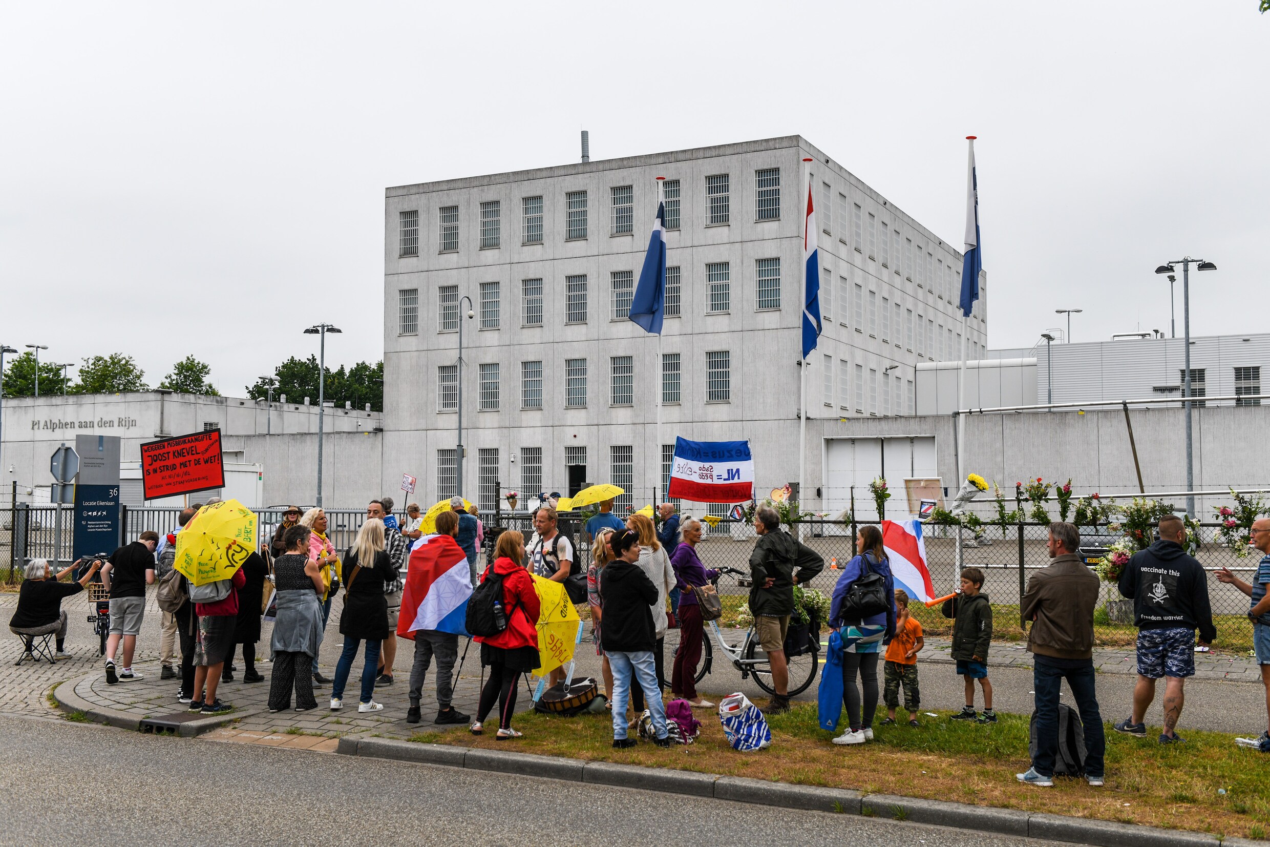 Rechter: complotdenkers moeten verhalen over ‘pedonetwerk’ Bodegraven ...