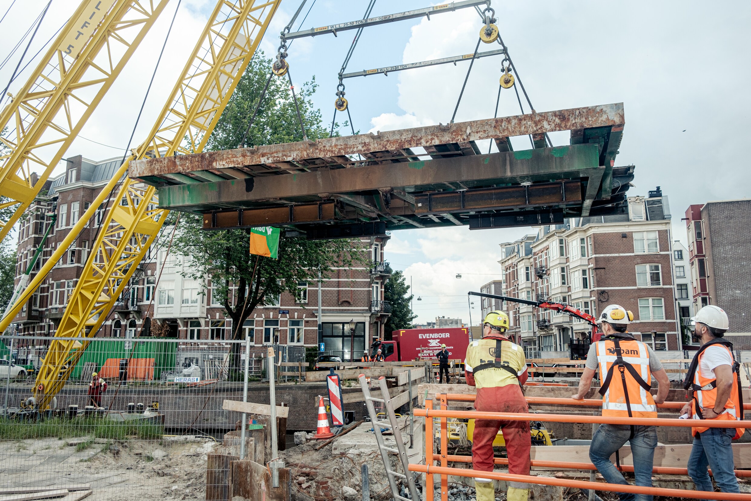 Brug 149 over de Brouwersgracht – ‘Bullebak’ – weer dicht | Het Parool