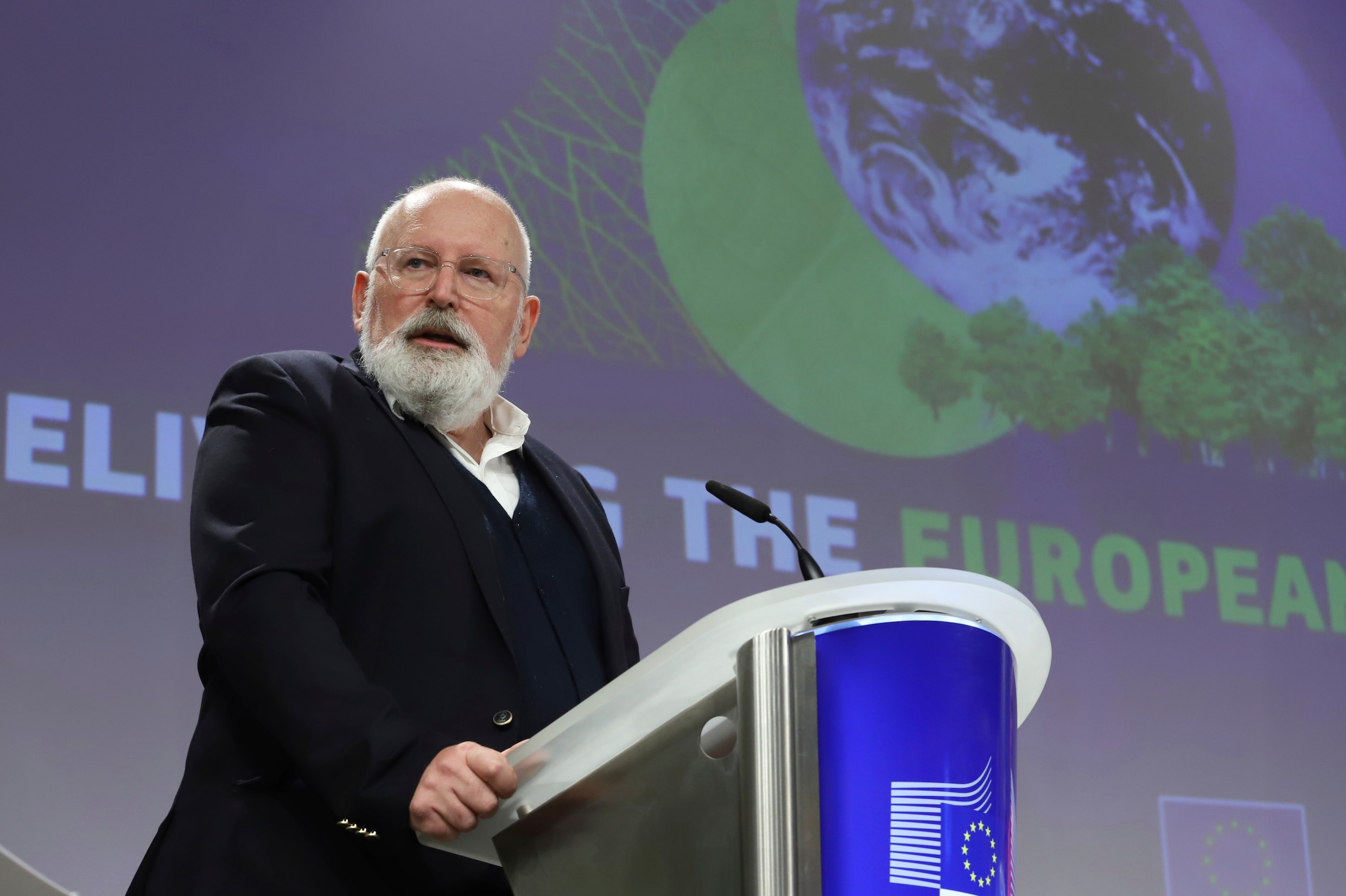 Timmermans: ‘Klimaatontkenners zijn uitstervend ras’ | Het Parool