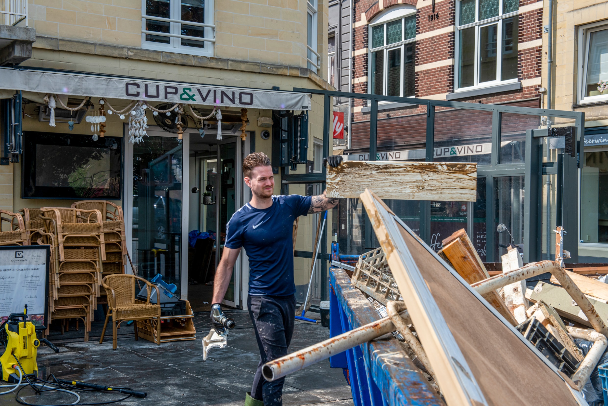 Live | Centrum Valkenburg weer open, Belgisch dodental naar 41 | Het Parool