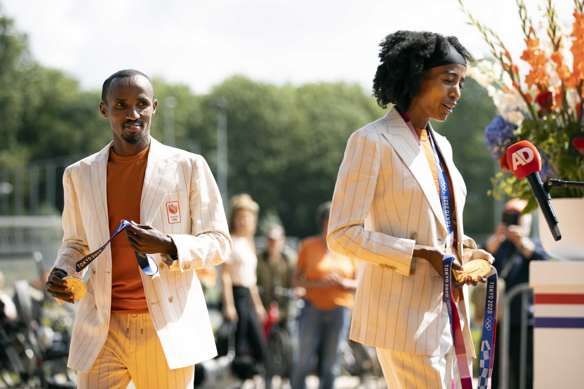 Alle medaillewinnaars gehuldigd, maar Sifan Hassan is veruit de populairste | Het Parool