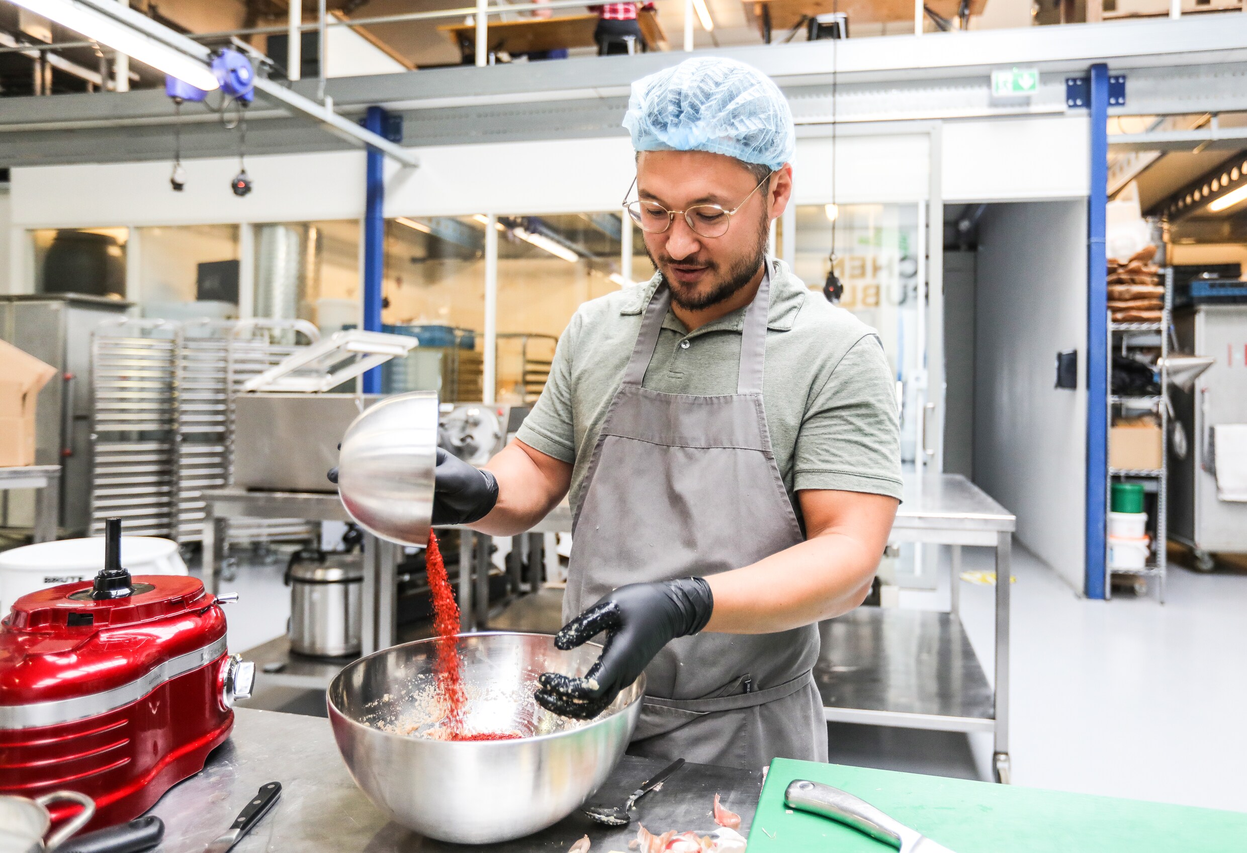 Alex Boyce maakt en verkoopt Koreaanse kimchi: ‘Ik noem het schilderen ...
