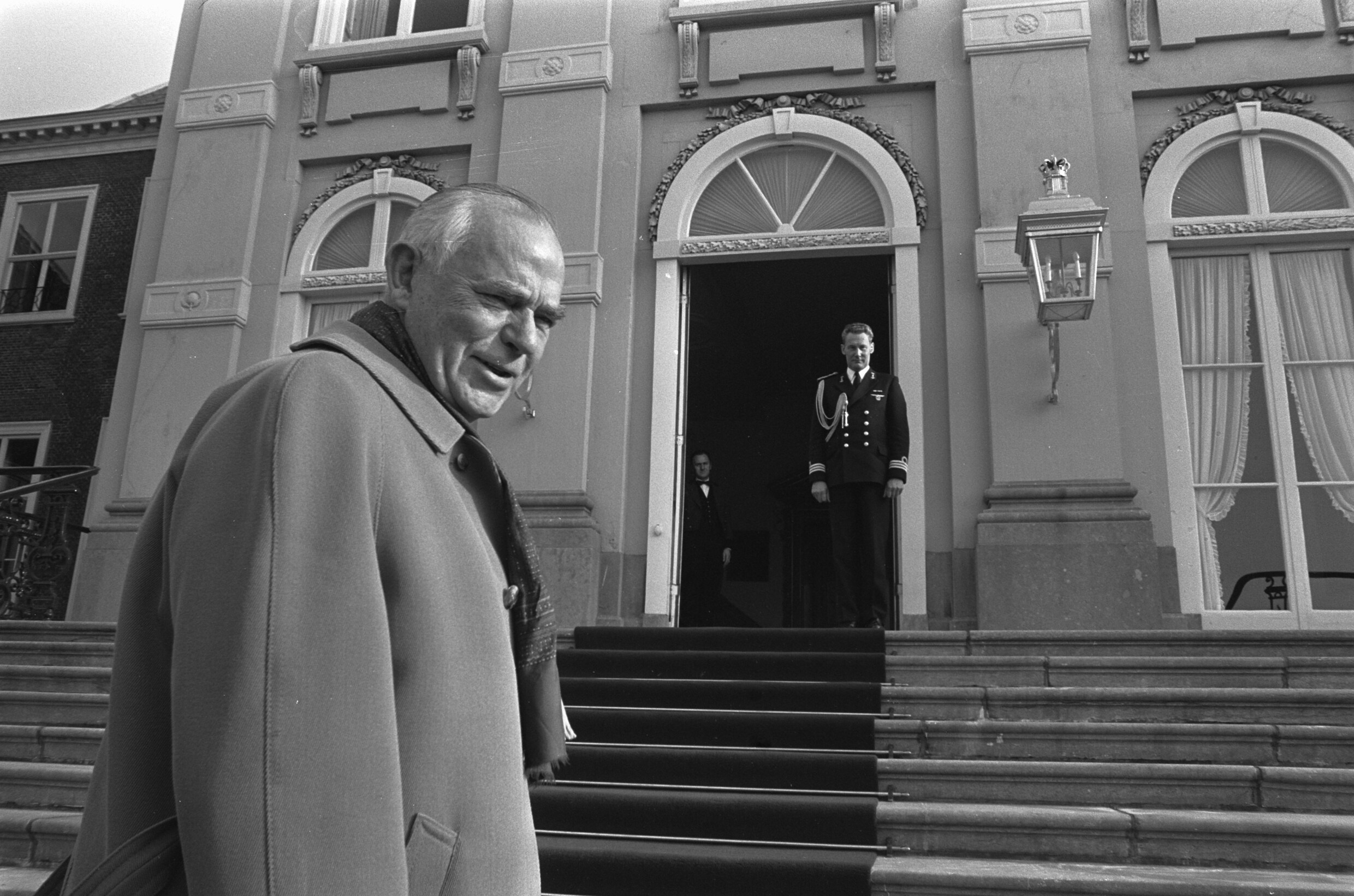 Opinie: ‘Johan Remkes, kijk eens goed naar voorganger Jaap Burger ...