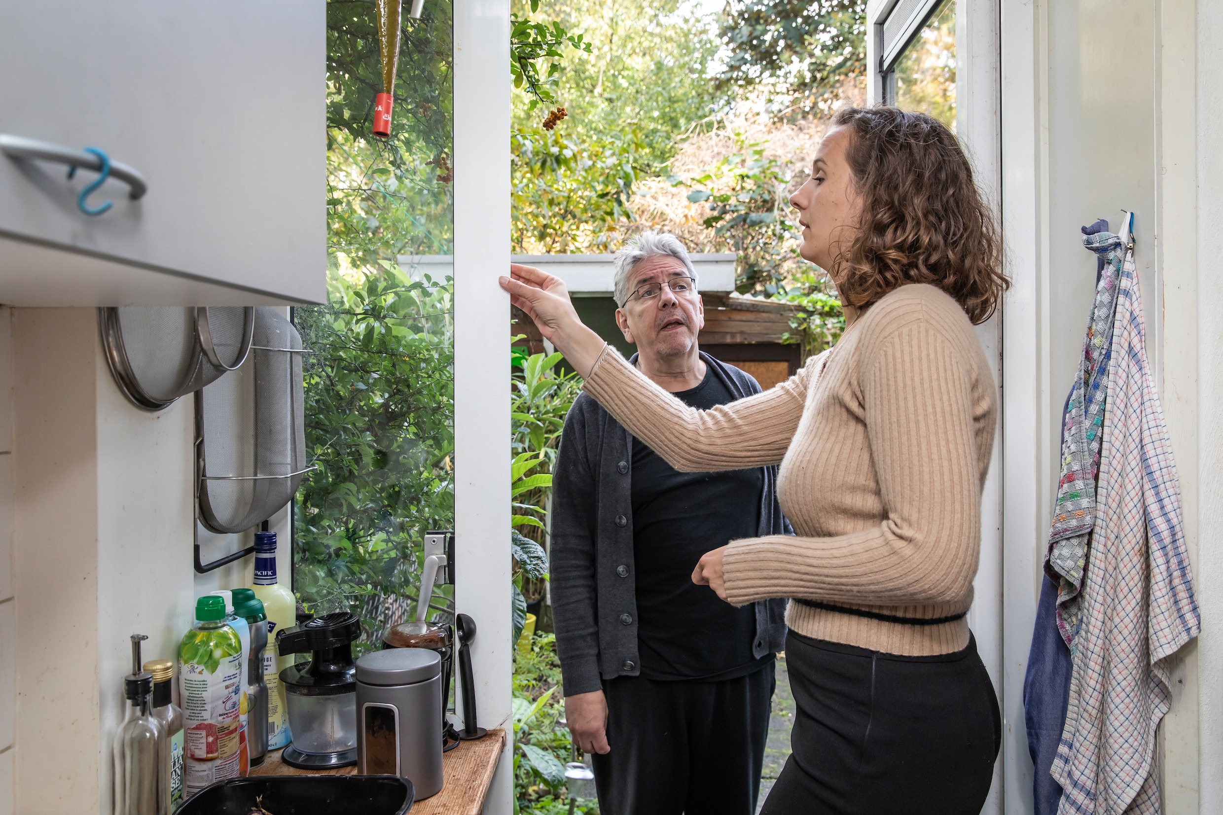 Het roer gaat om bij isolatieoffensief Amsterdam; huis-aan-huisbezoek ...