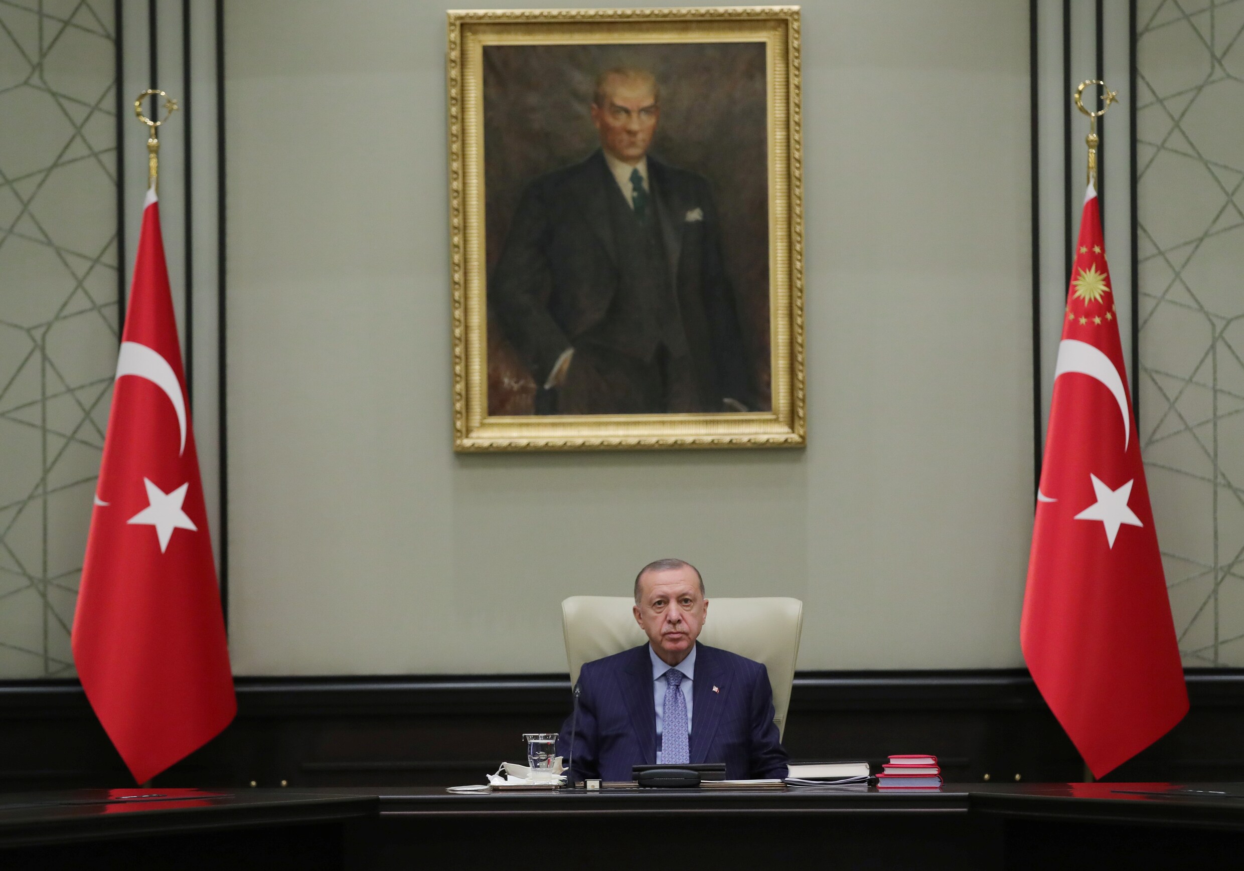 Ambassadeurs mogen van Erdogan toch in Turkije blijven | Het Parool
