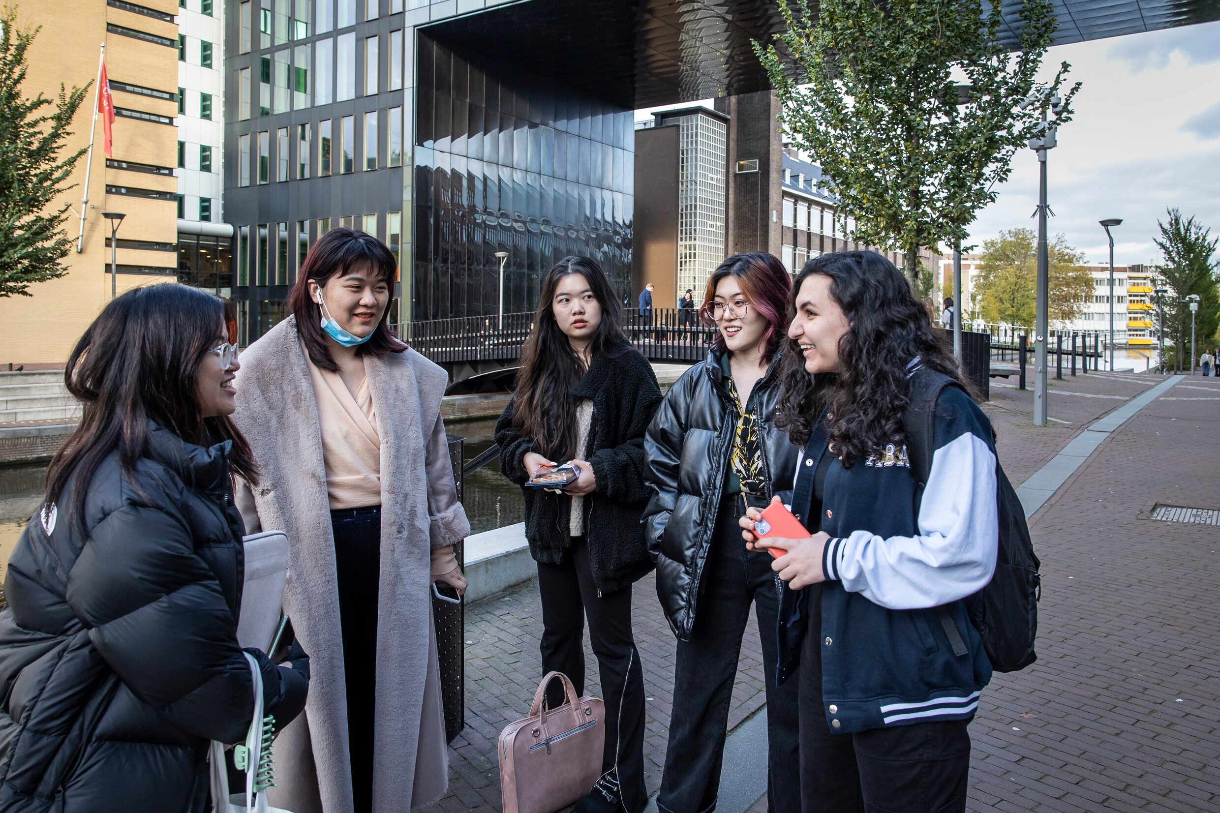 Tientallen hulpvragen van internationale studenten wegens groot ...