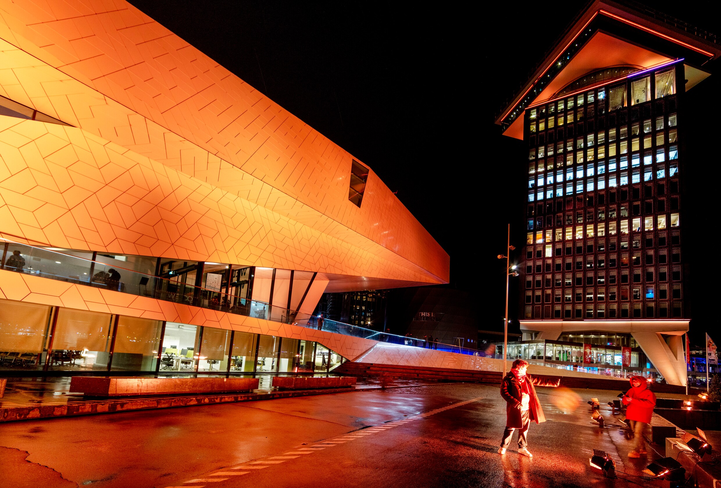 Eye, A’DAM Toren en Heineken Experience kleuren oranje om geweld tegen ...