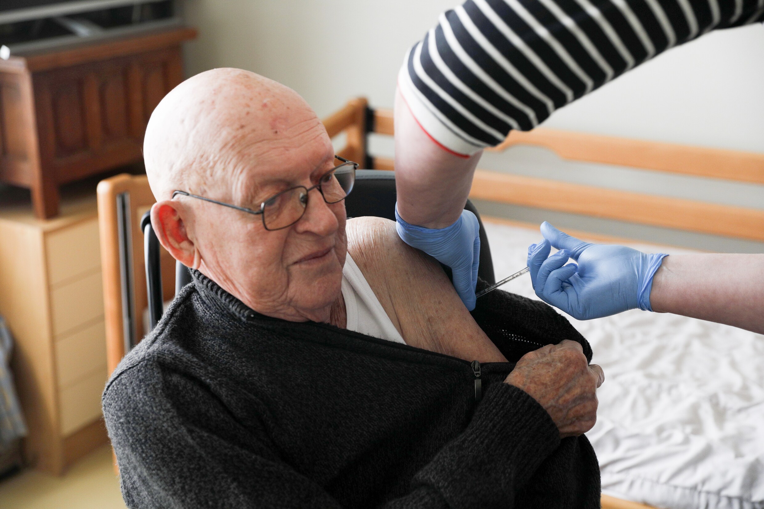 Zes op de tien jonge zorgmedewerkers overwegen baan als zelfstandige of ...