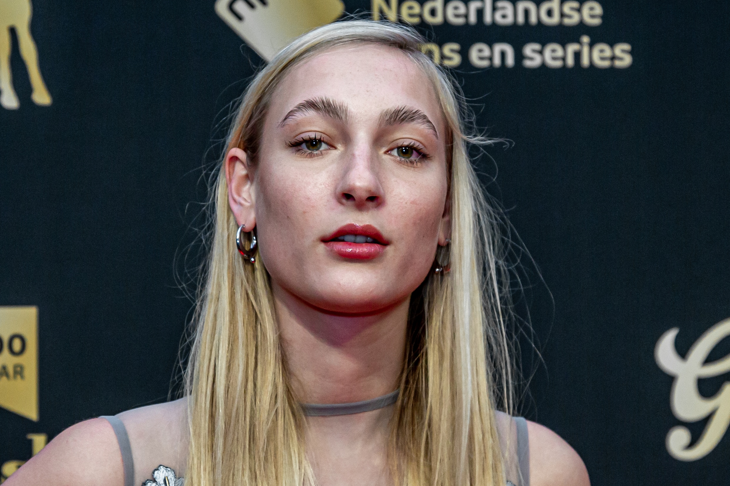 Rapper/zangeres S10 naar Eurovisie Songfestival met Nederlandstalig ...