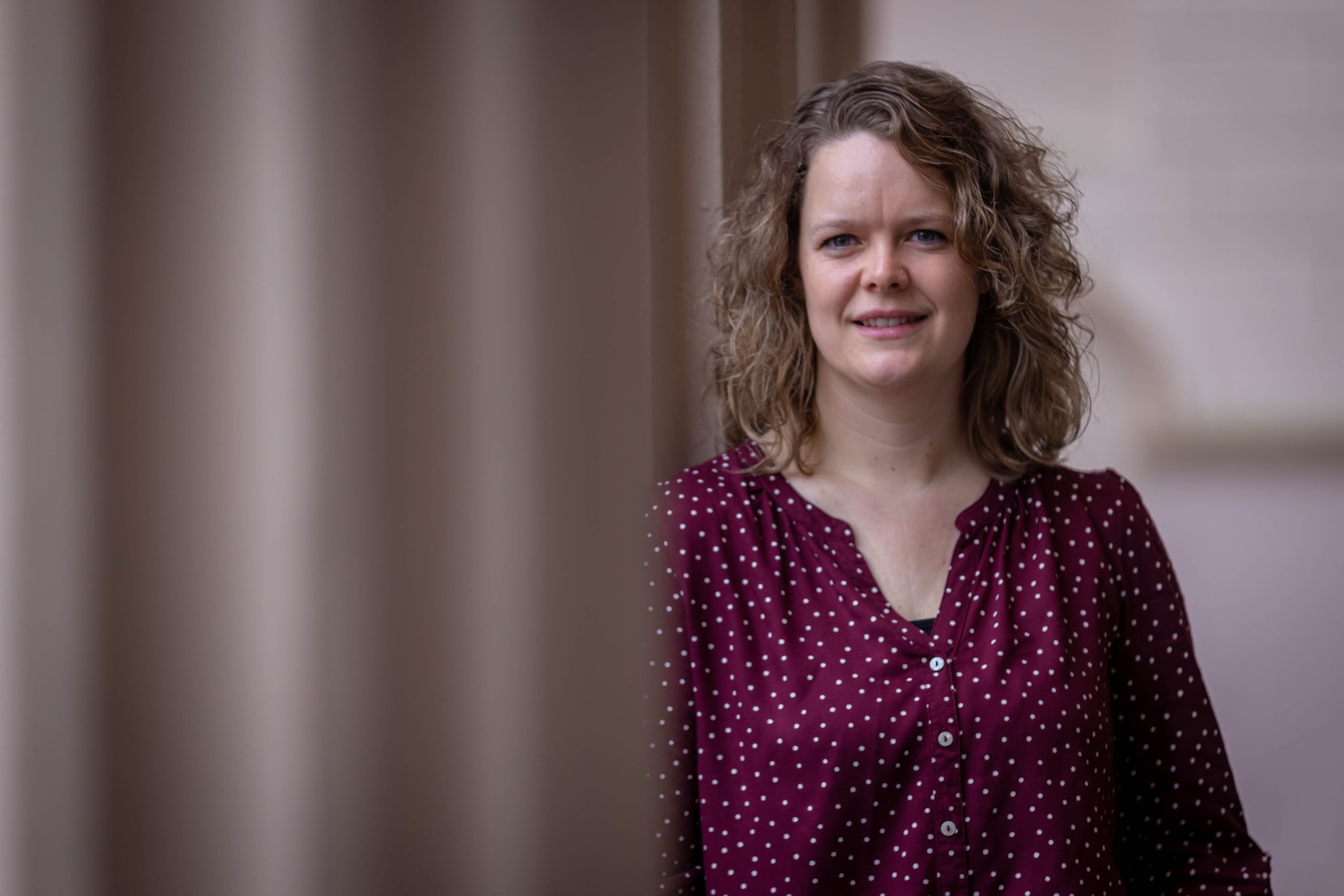 Elk gezinslid doet zijn best, maar schiet tekort in het romandebuut van ...