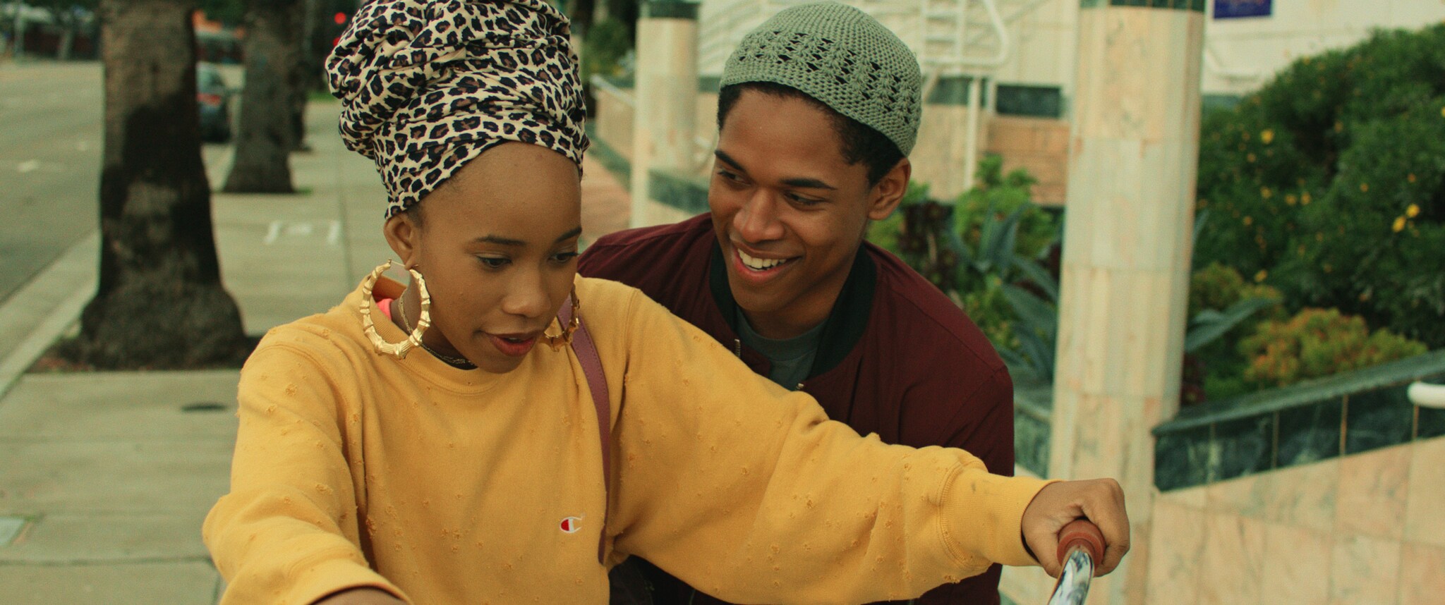 Jinn: springerige, fysieke en soms poëtische weg naar volwassenwording ...