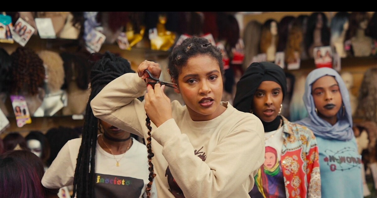 Op deze groepsexpositie steelt het werk van een 19-jarige de show | Het ...