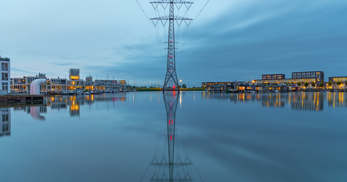 19-jarige aangehouden voor afpersing op IJburg, politie zoekt ...