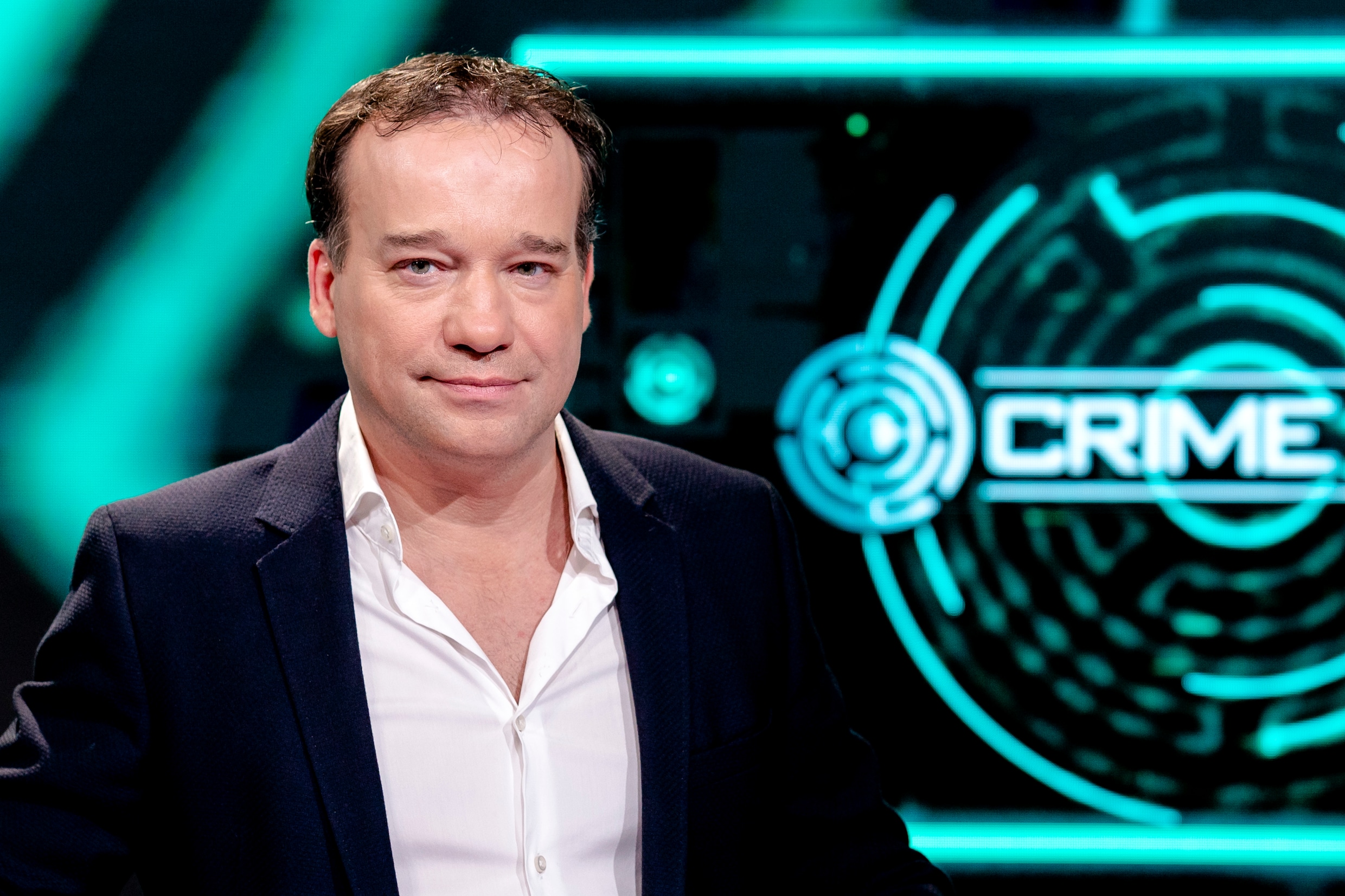 Misdaadverslaggever Mick van Wely geschorst wegens grensoverschrijdend ...