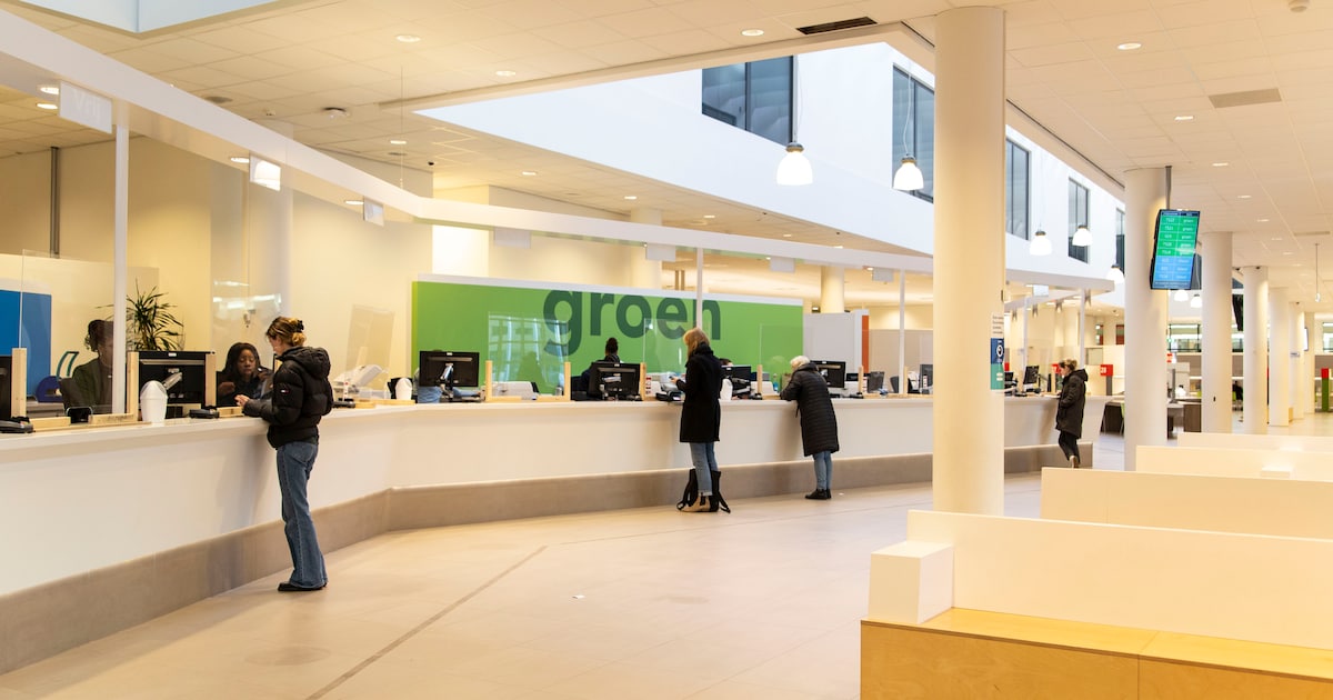 Storing bij Amsterdamse stadsloketten voorbij, paspoort of rijbewijs ...