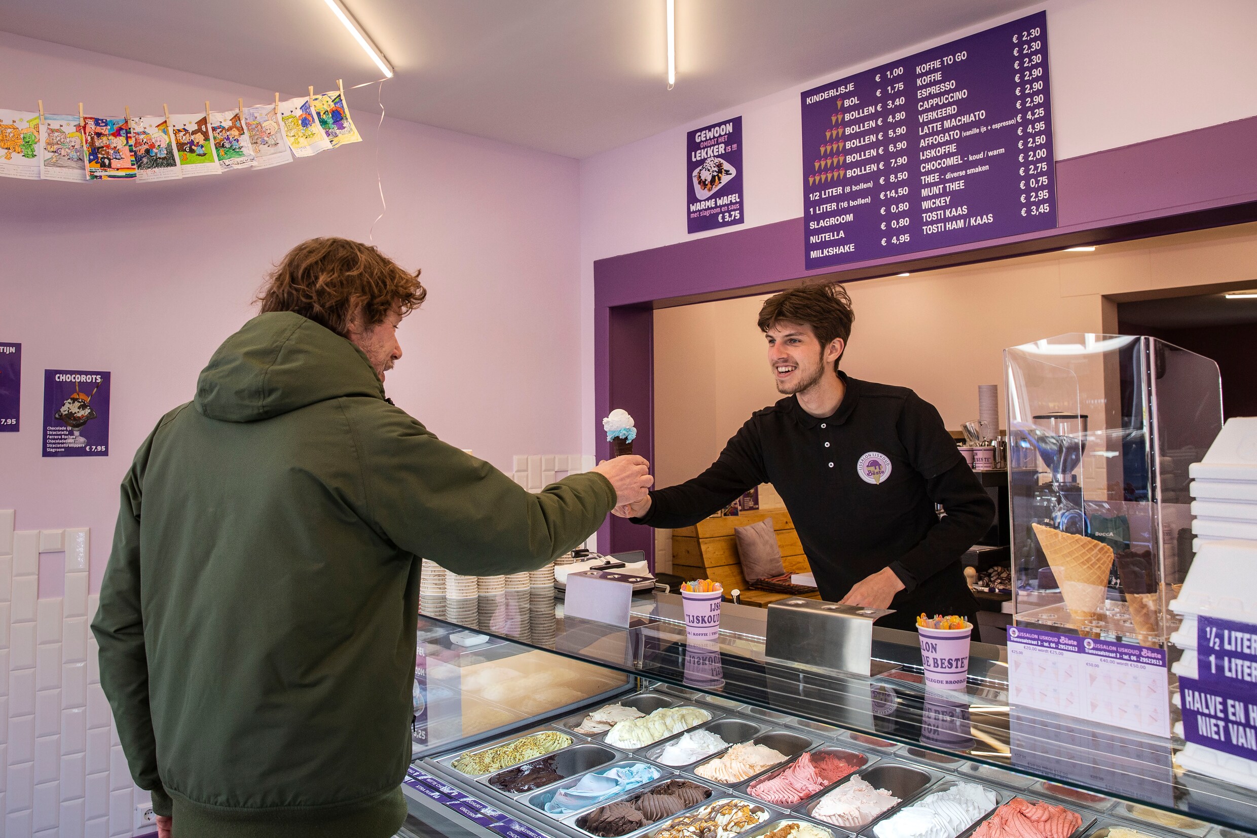IJs met smurf- en bubblegumsmaak bij nieuwe vestiging van ...