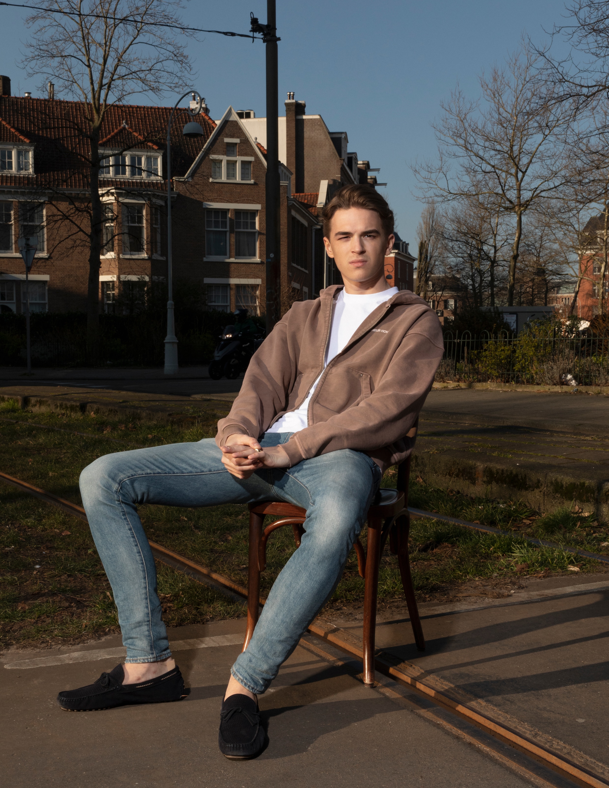 Het Amsterdam van zanger Antoon: ‘Ik kom niet graag bij Izakaya in De ...