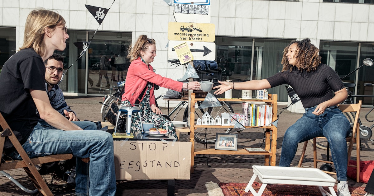 Een ‘housewarming’ voor de Stopera uit protest tegen de woningnood ...