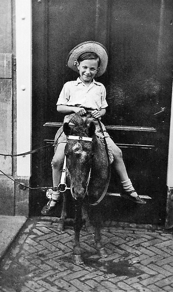 Ieder Amsterdams kind kende in de jaren vijftig ‘ponyman’ en ras ...