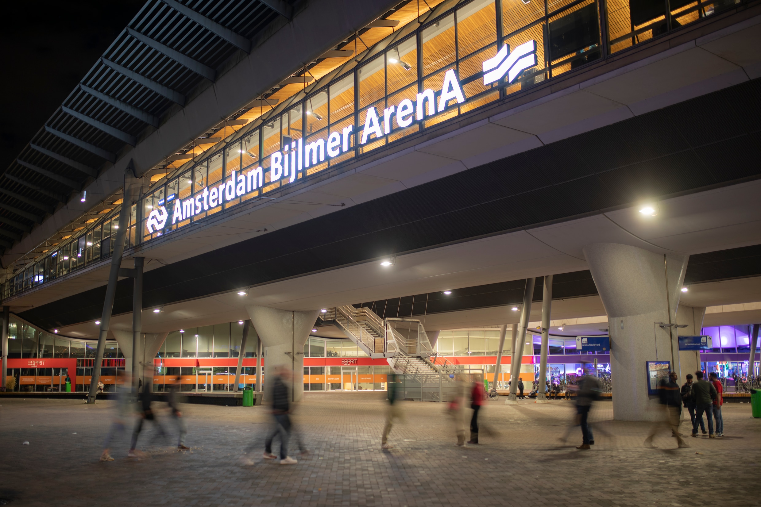 GVB zet nachtmetro’s in tijdens nieuwjaarsnacht | Het Parool