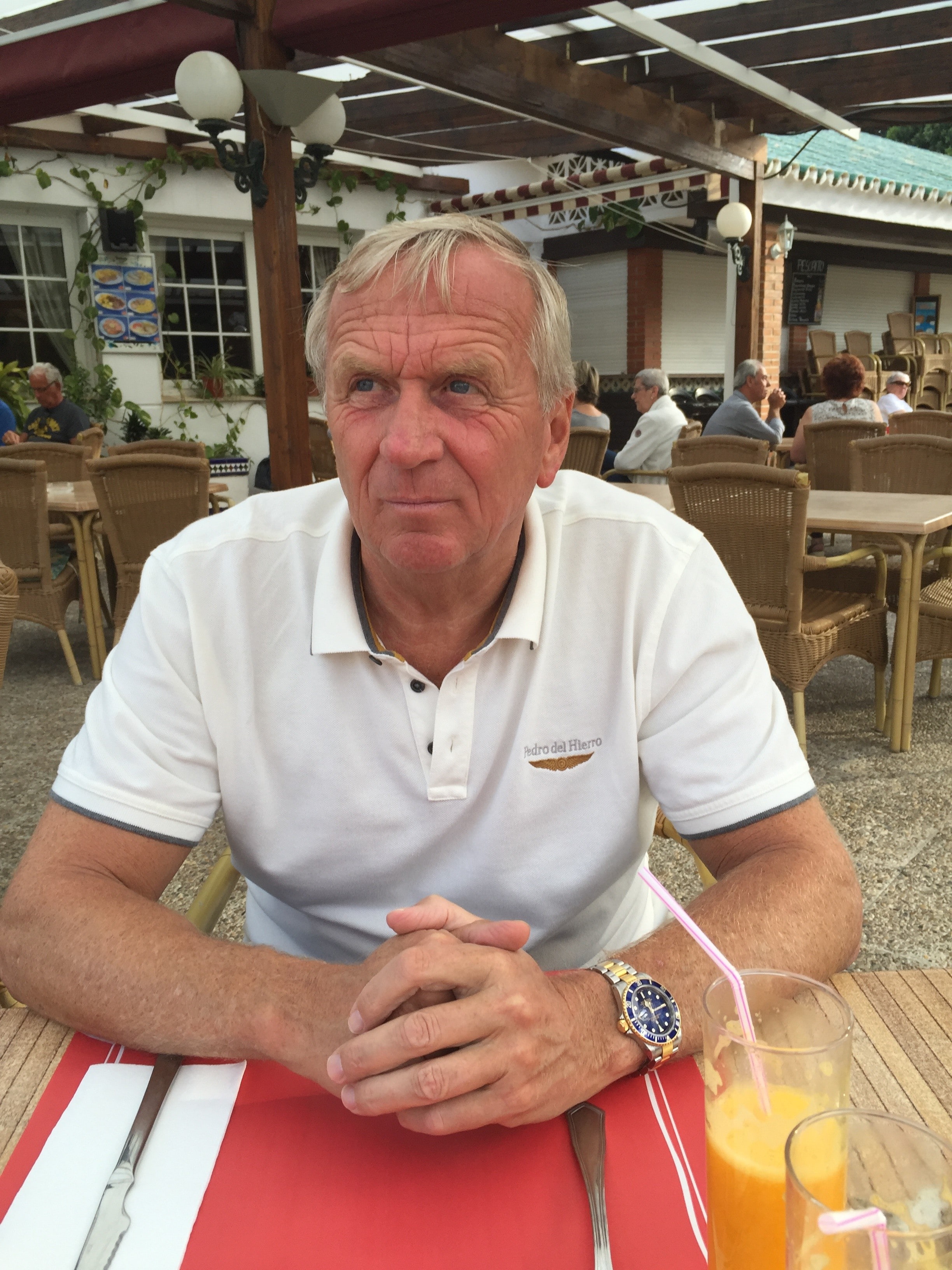 Technisch rechercheur John Pel schrijft memoires: ‘1500 lijken zien is ...