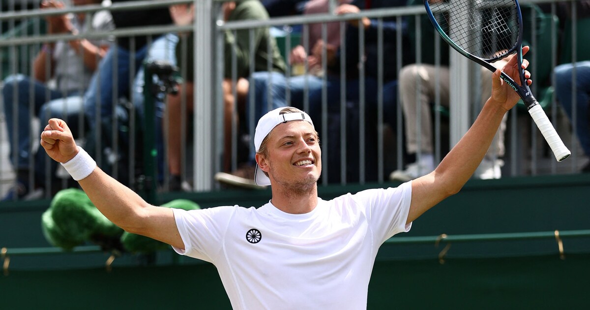 Tim van Rijthoven sleept ook zijn derde wedstrijd op Wimbledon binnen ...