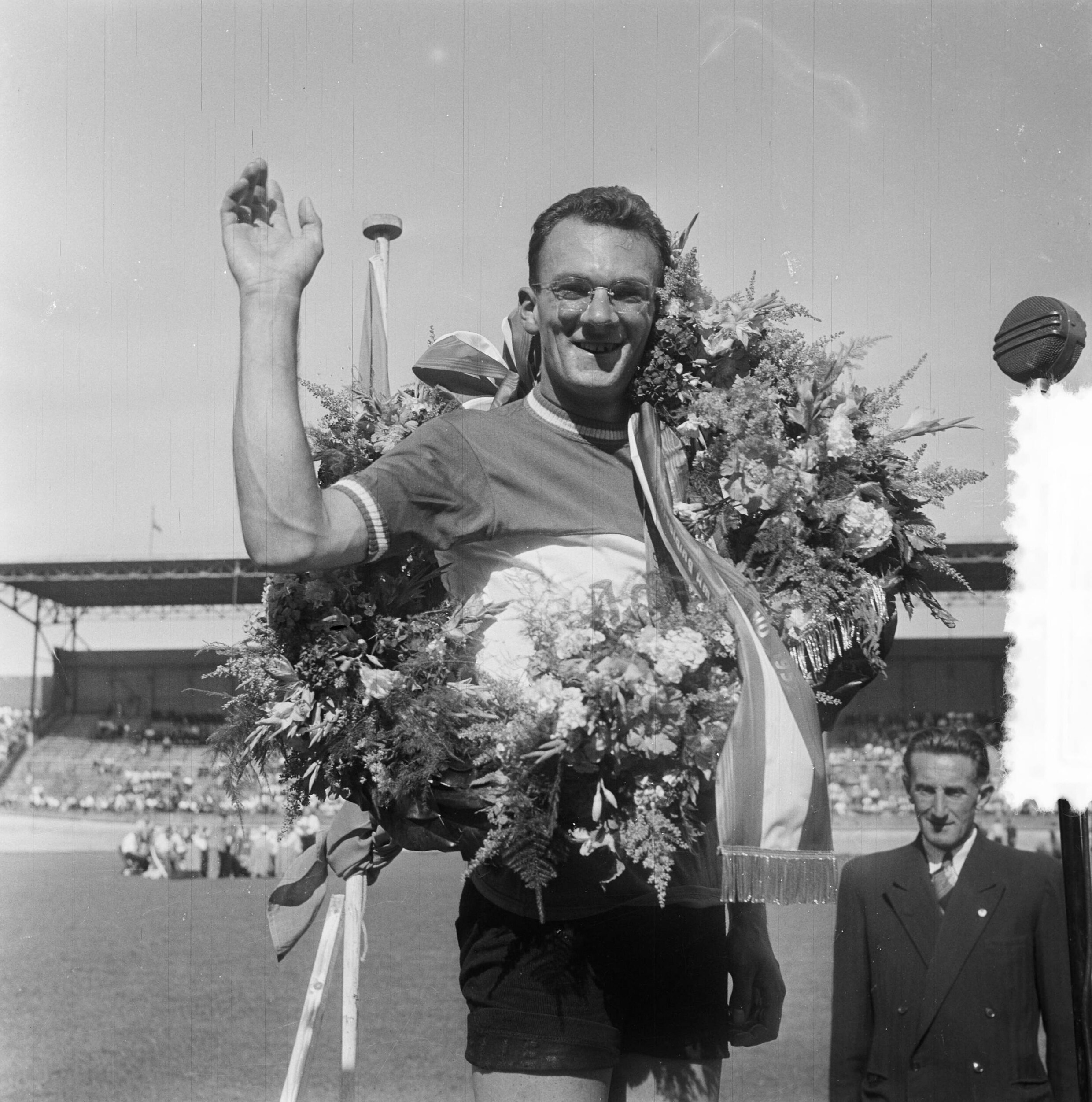 Oud-wielerkampioen Piet van Heusden (93) overleden | Het Parool